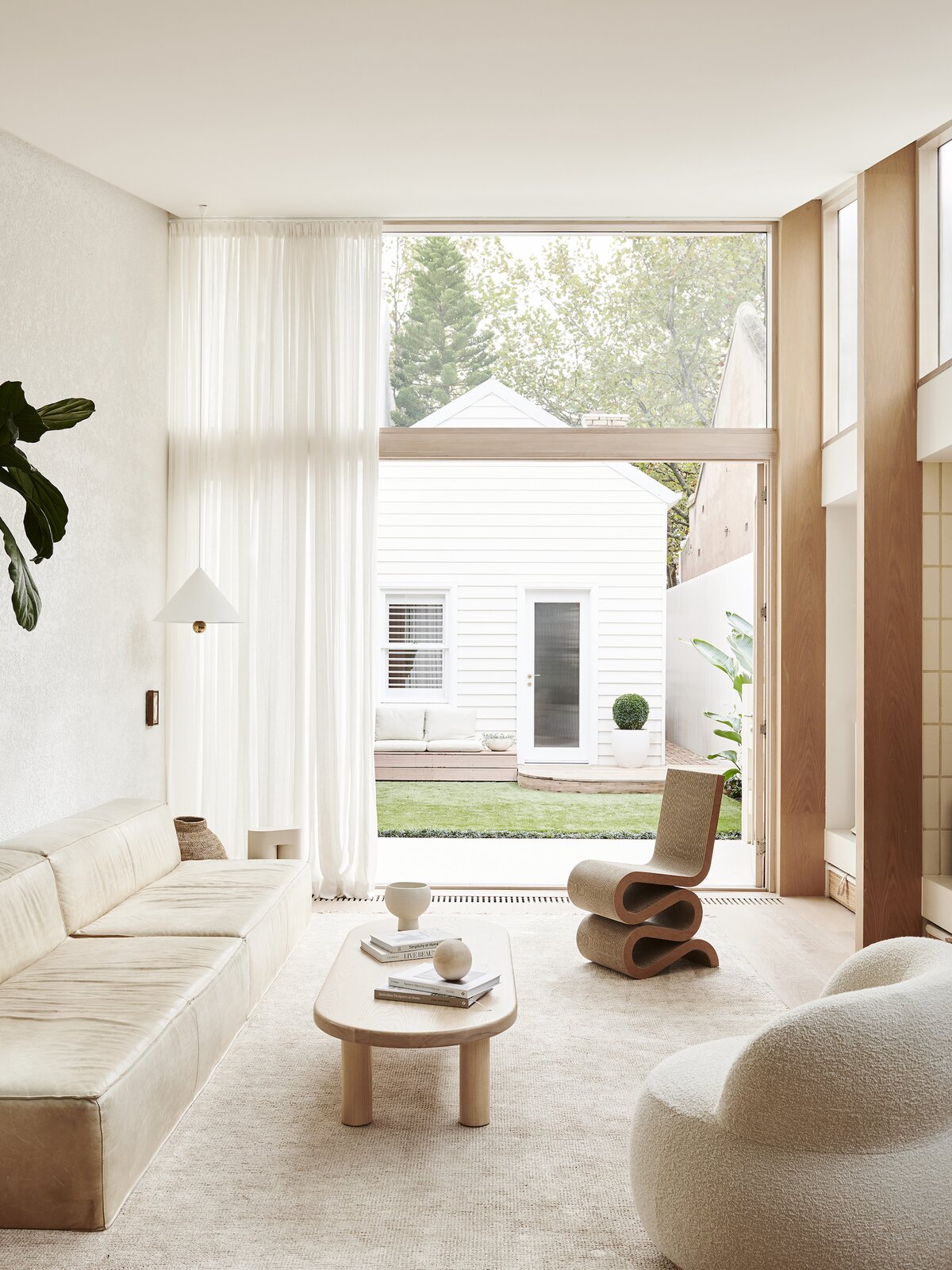 Photo 4 of 15 in In Melbourne, an Unremarkable Worker’s Cottage Hides a ...