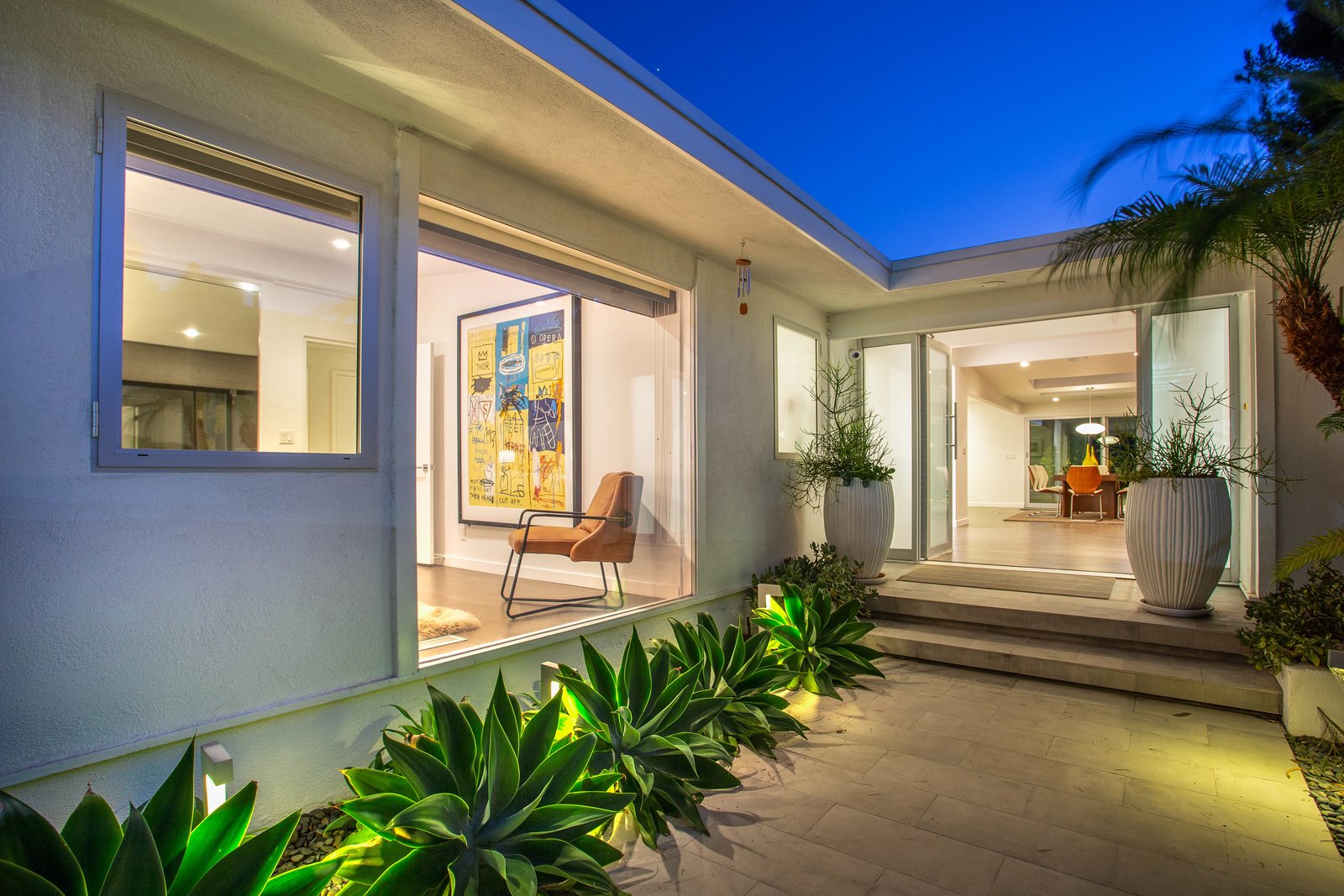 Photo 9 of 88 in Richard Dorman Mid-century by Cooper Layne - Dwell