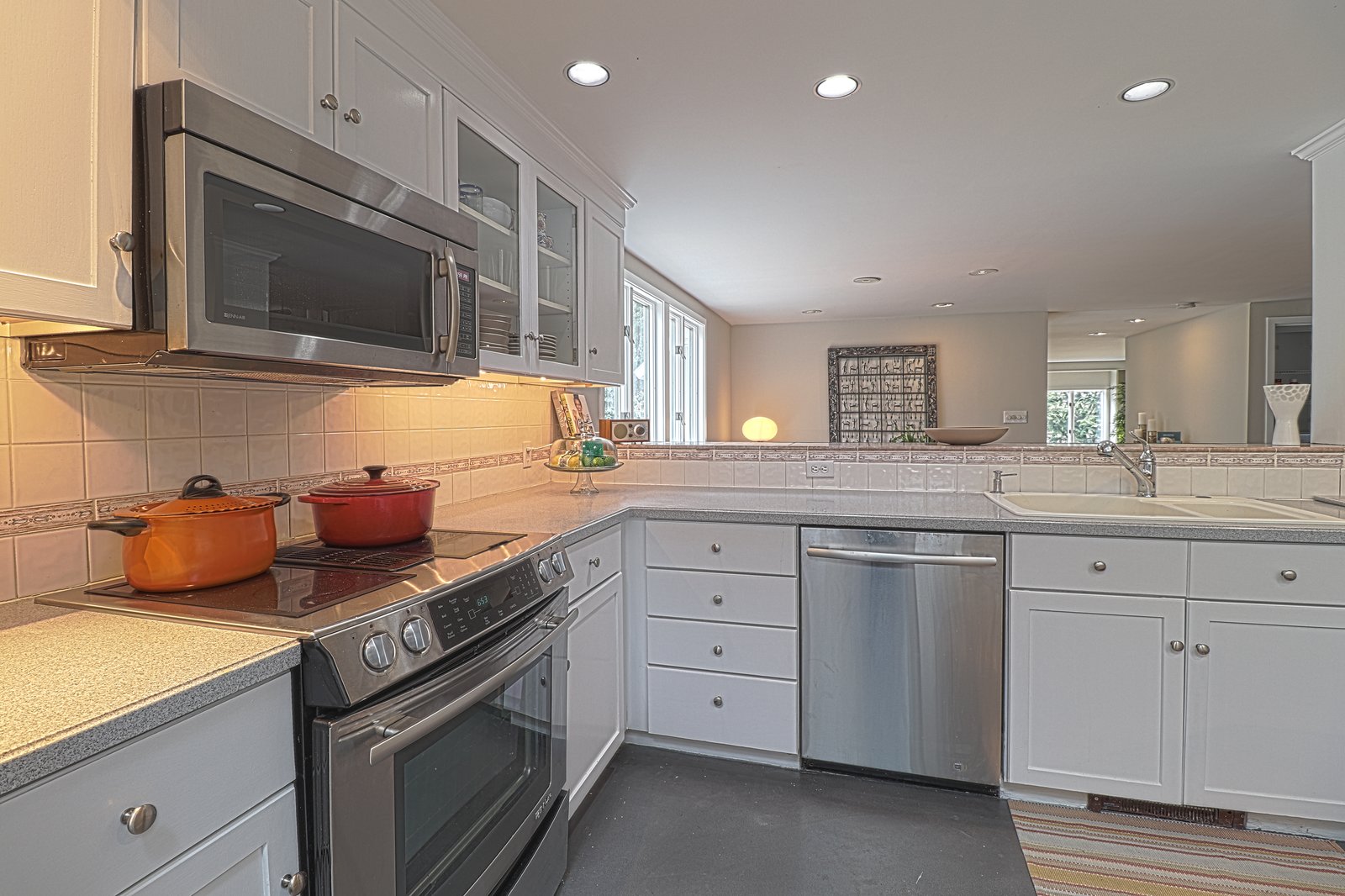 Photo 4 of 21 in The Babbling Brook House by Zur Attias - Dwell