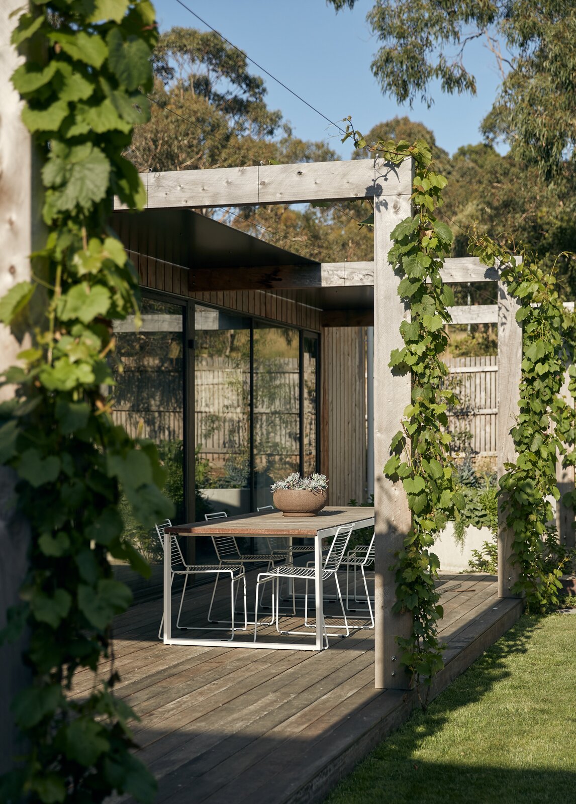 Photo 13 of 18 in A Coastal Home in Australia Echoes Northern ...