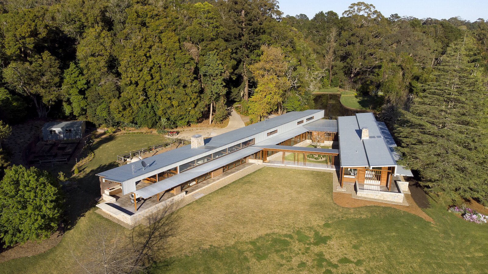Photo 6 of 26 in This Gorgeous Timber and Brick Home in Rural Australia ...