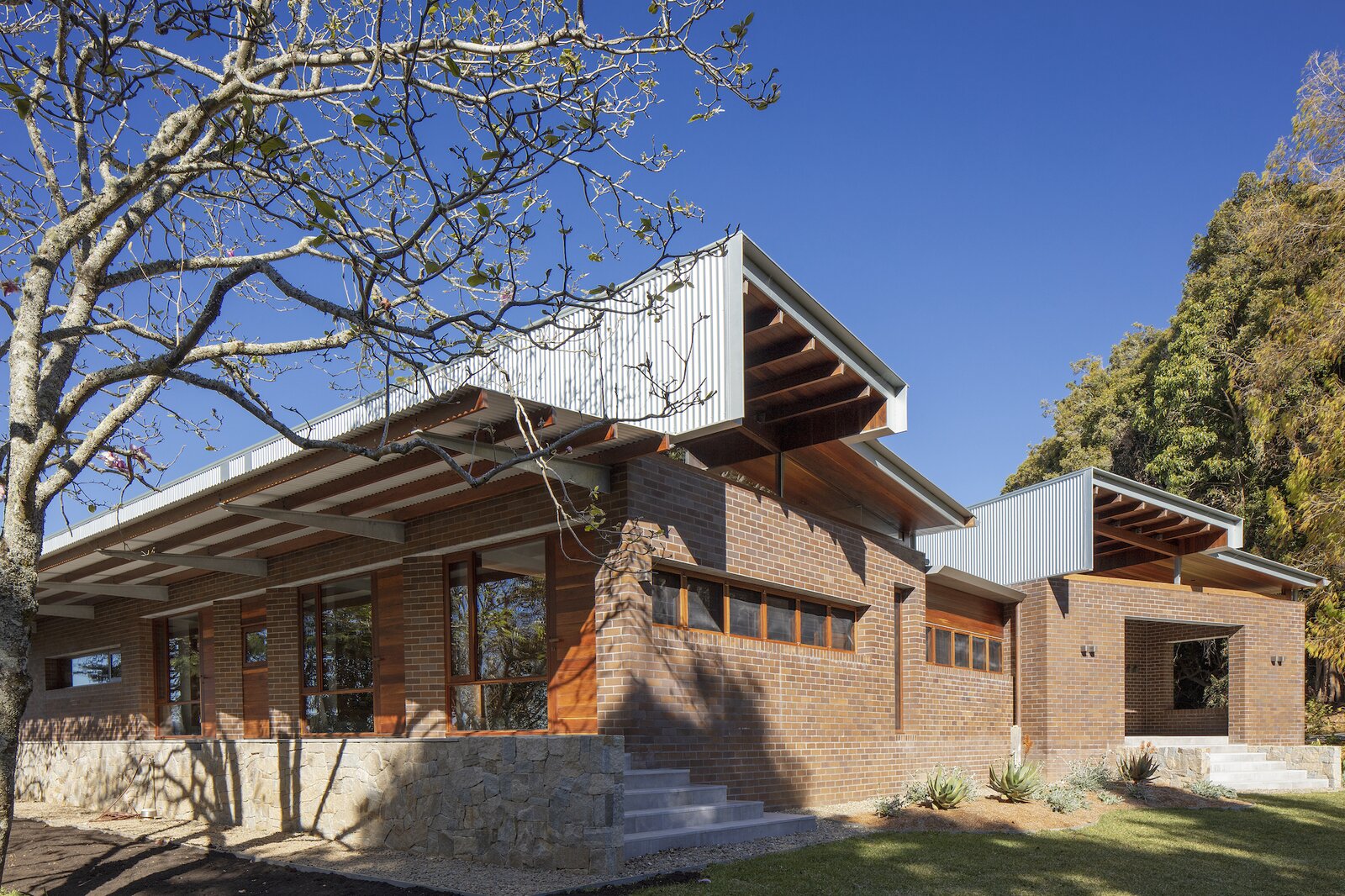 Photo 20 of 26 in This Gorgeous Timber and Brick Home in Rural ...