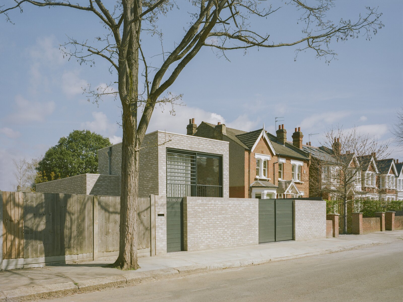 Photo 28 of 28 in This Boxy Brick Home in London Has a Layout That ...
