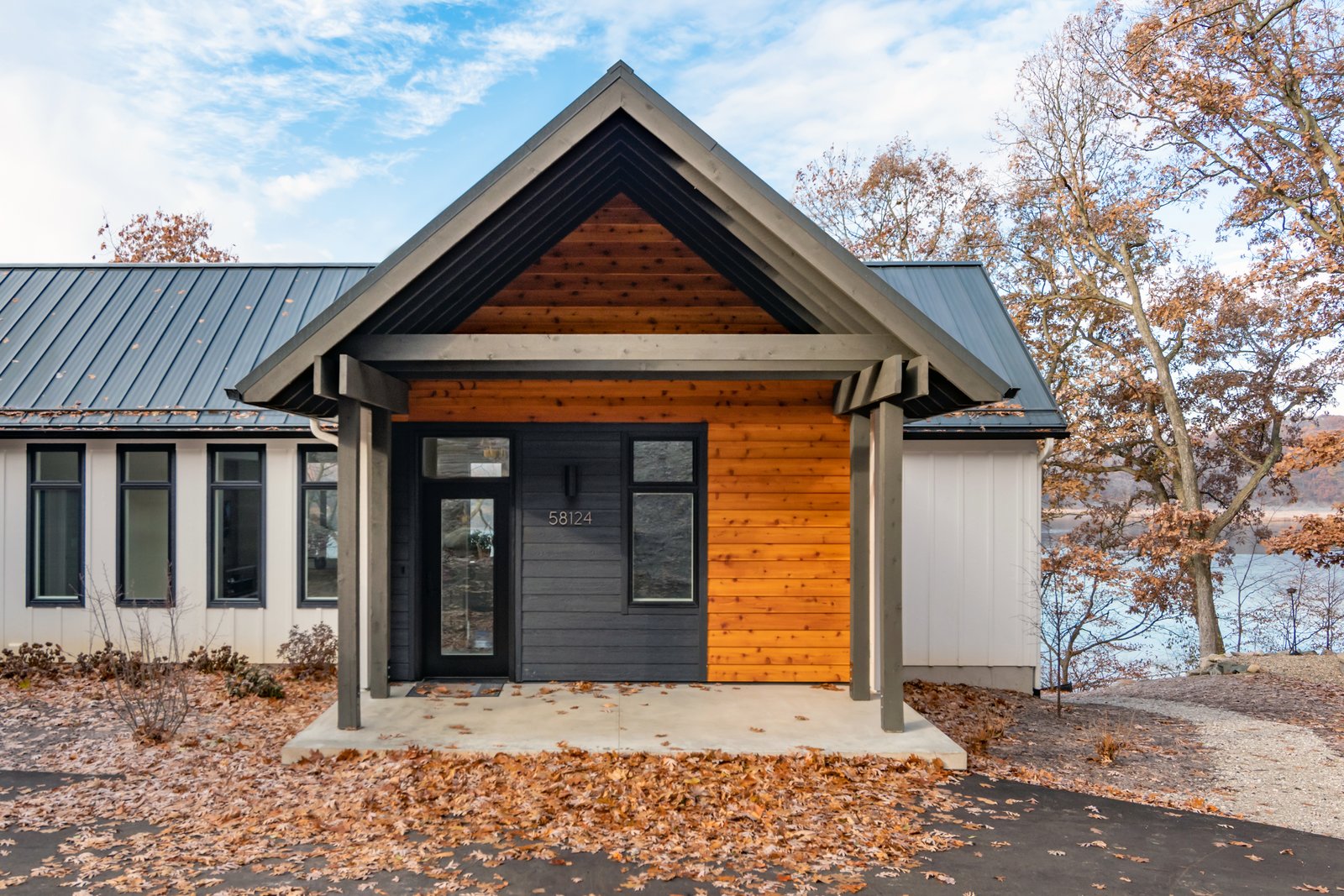 Photo 1 of 10 in The Clear Lake House by Galbraith Carnahan Architects ...