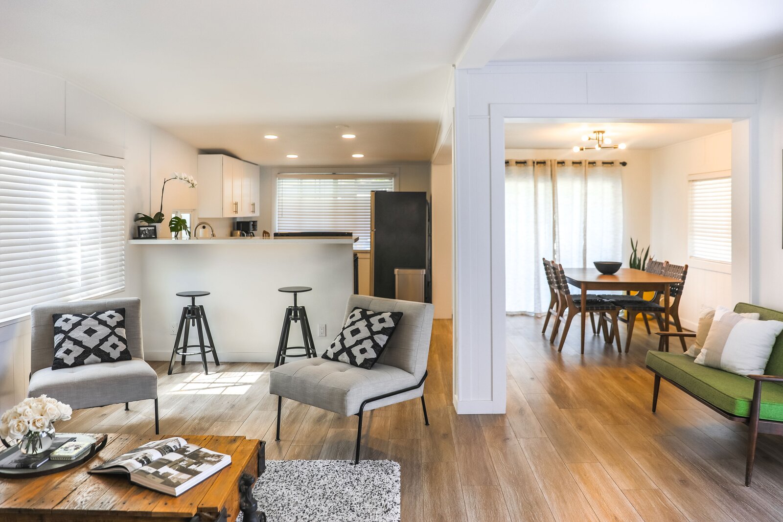 Photo 9 of 29 in 1963 Great Lakes Coach / Mobile Home "Re-Imagining" by ...