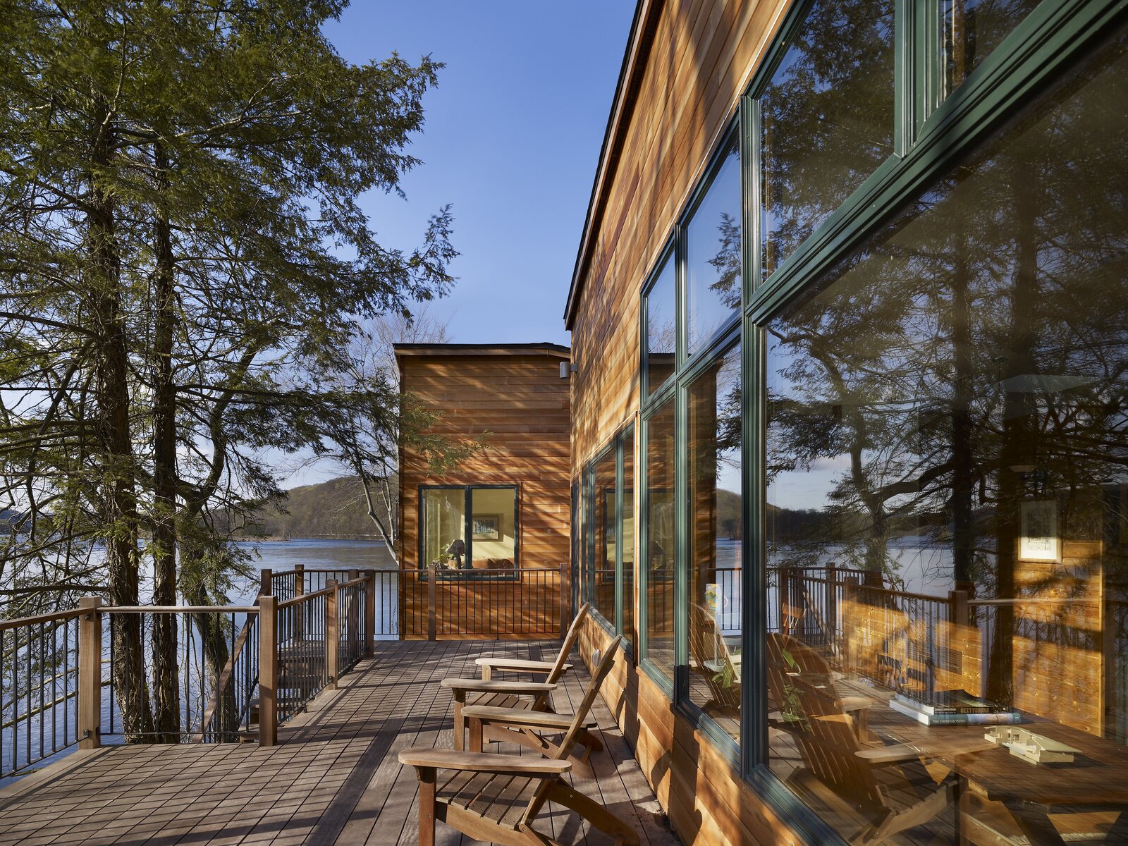 RIVER HOUSE (5 Photos) - Dwell