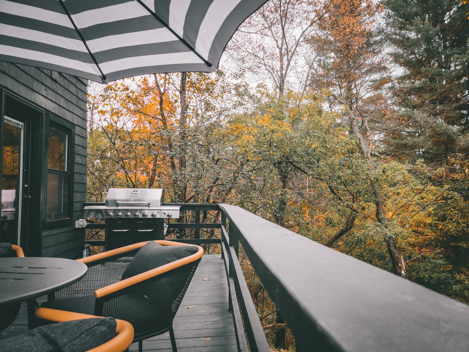 Photo 8 of 8 in Black Pearl Lodge airbnb by LivletStudio - Dwell