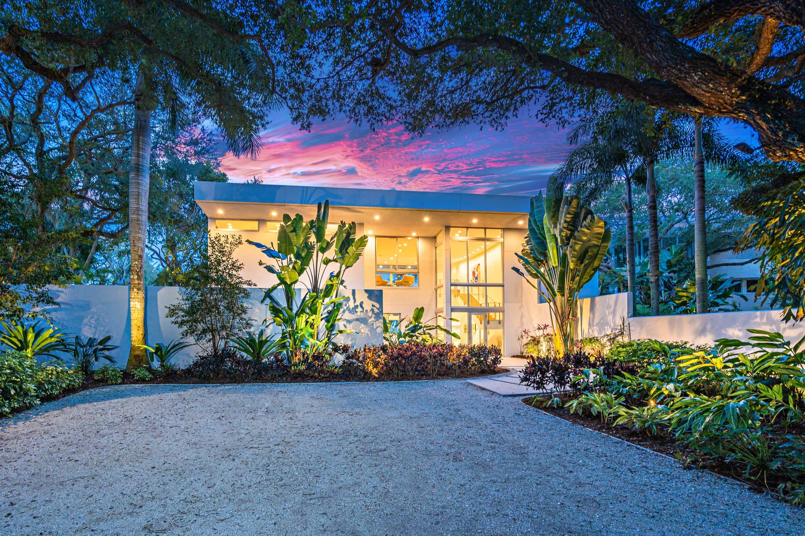 Stunning Modern Oasis (8 Photos) - Dwell