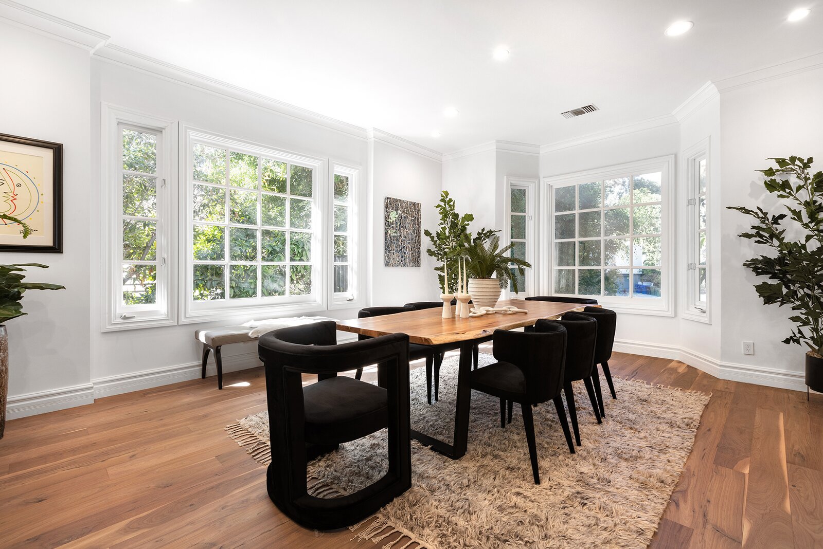 Photo 7 of 32 in The Lindbrook by Jennifer Okhovat - Dwell