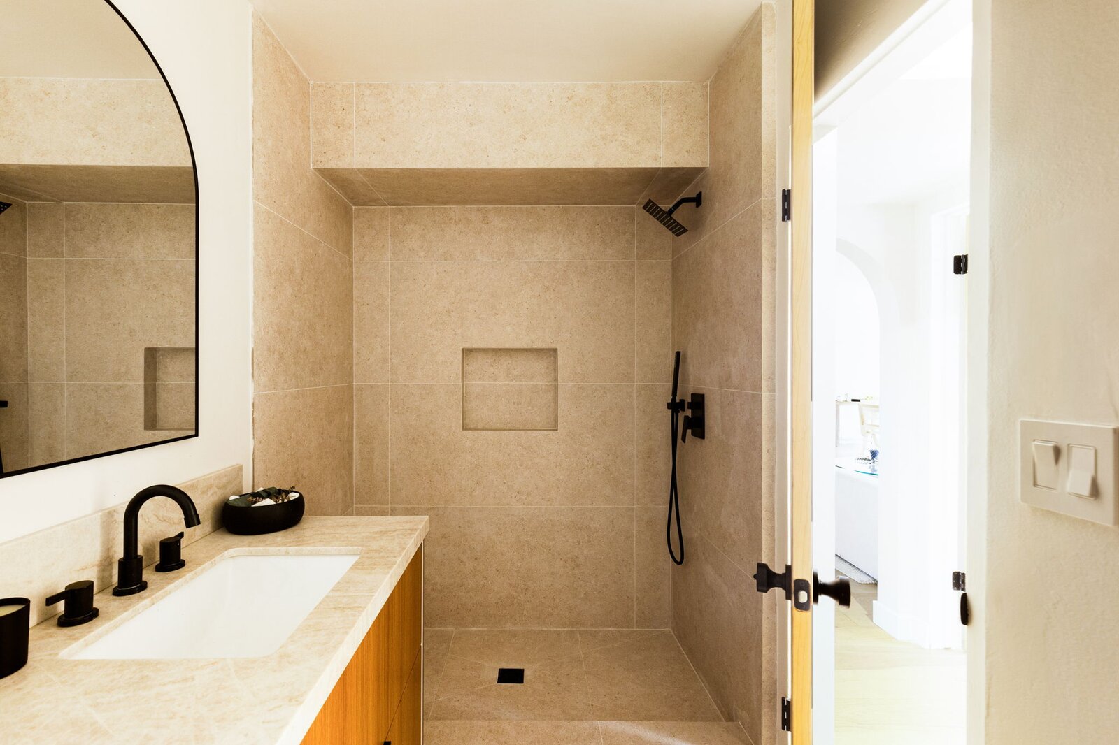 Photo 7 of 15 in Residence 217 by Jennifer Okhovat - Dwell