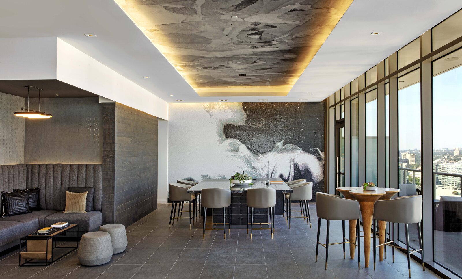 The Victor Apartment Complex (2 Photos) - Dwell