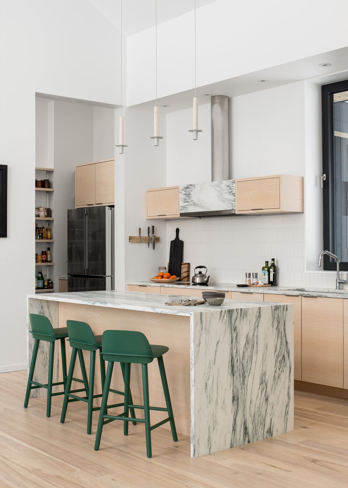 Photo 9 of 18 in Gable + Plane by Elizabeth Herrmann Architecture ...