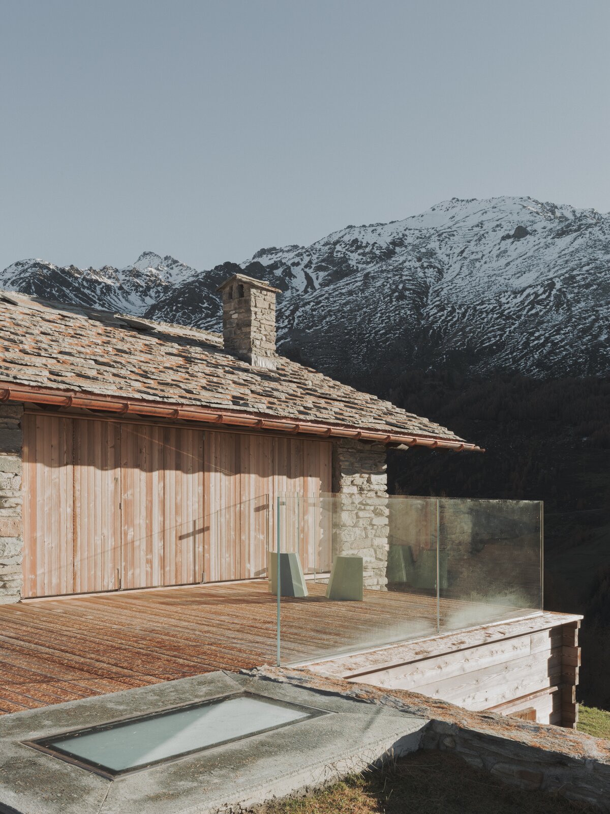 Photo 5 of 35 in A Hut in the Italian Alps That Braced Against the ...