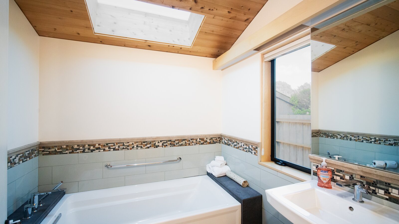 Photo 8 of 19 in Sea Ranch Art House by Grace Yao - Dwell