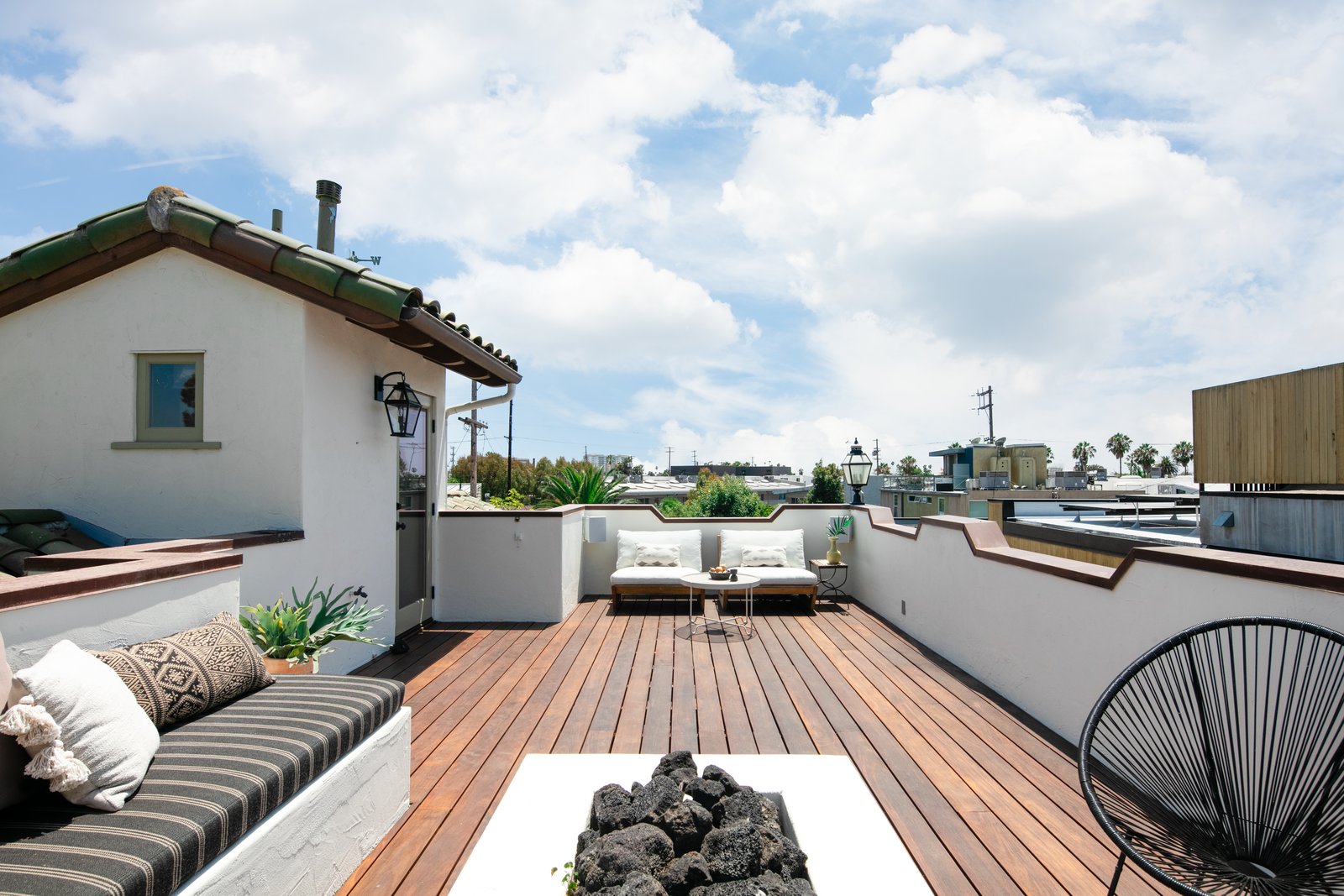 Photo 1 of 29 in Magical 1920's Spanish Compound in Venice Walk Streets ...