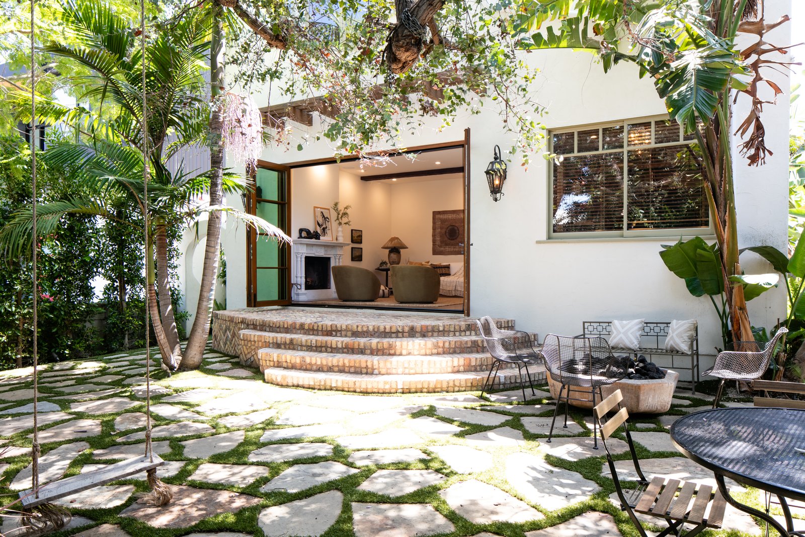 Photo 1 of 29 in Magical 1920's Spanish Compound in Venice Walk Streets ...