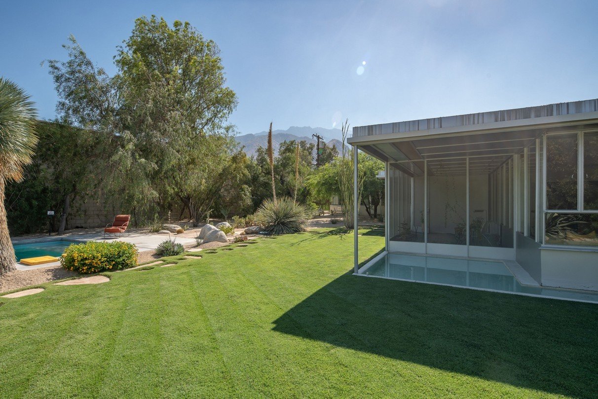 Photo 2 of 34 in Grace Miller House (Richard Neutra) by Catherine ...