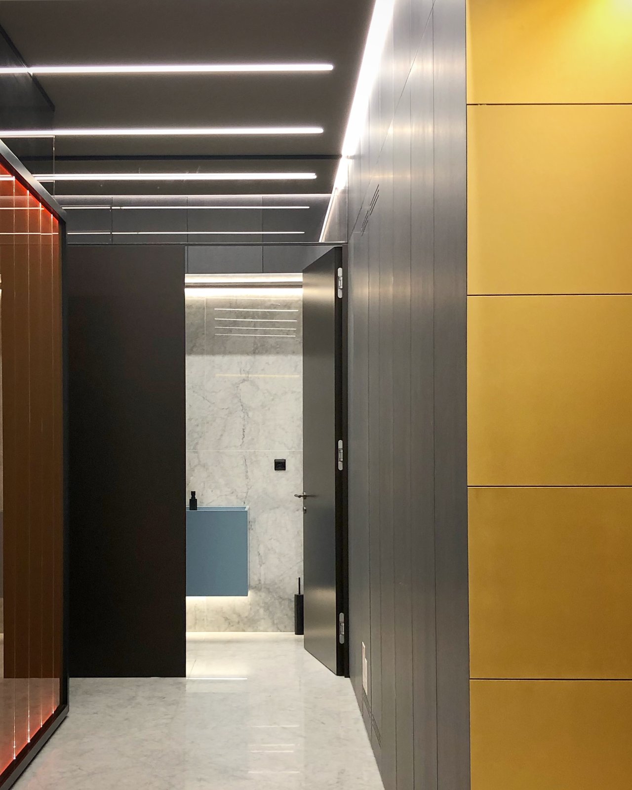 Photo 14 of 21 in RC OFFICE | Porto | 2019 by ESQVTA | interior design ...