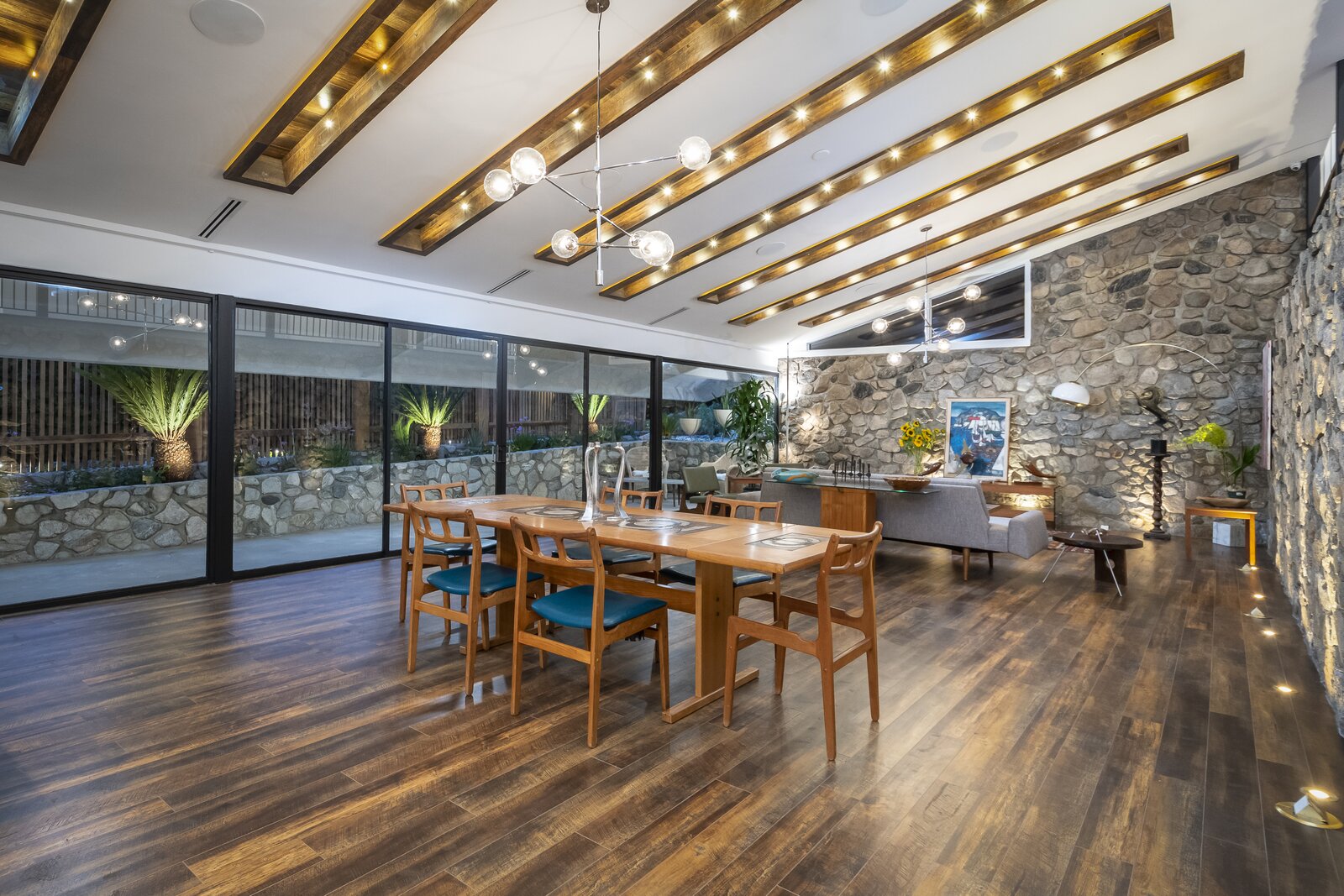 Photo 3 of 5 in A Mid-Century Modern Wonder by Peter Terzian - Dwell