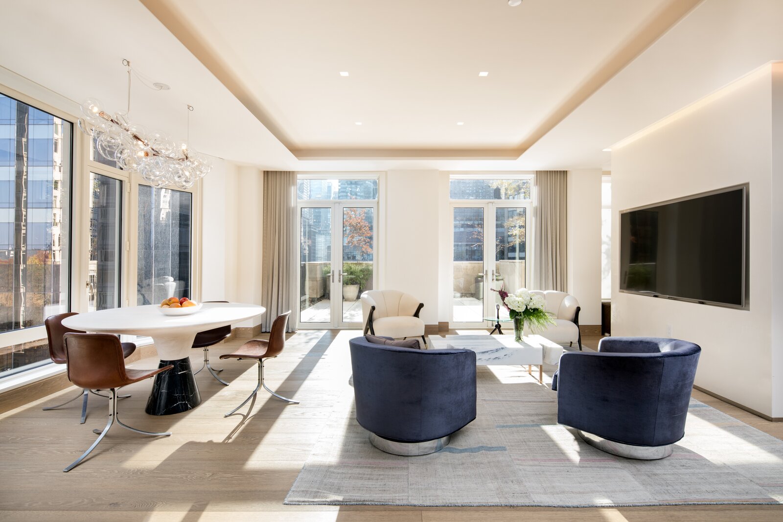 Photo 12 of 17 in Elie Tahari Residence by The Turett Collaborative - Dwell