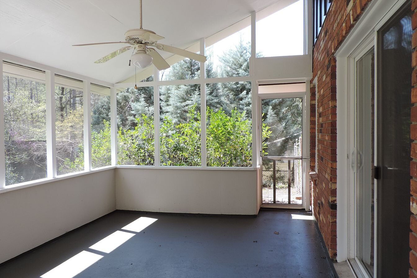 Photo 5 of 8 in The House on Cold Spring Lane by Steve Samnadda - Dwell