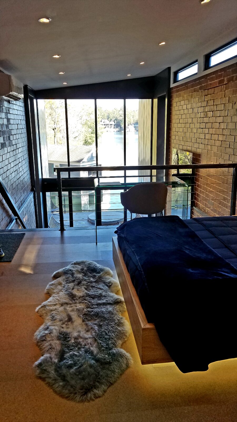 R Lake – Tiny Modern Lake House on Lake Rabun (2 Photos) - Dwell
