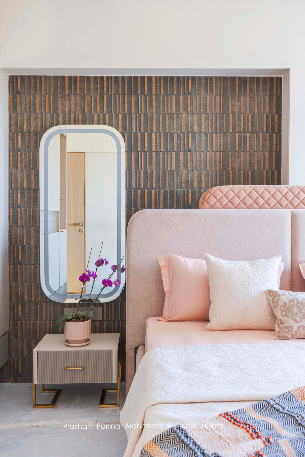 Photo 8 of 28 in A Penthouse With Infinite View by Prashant Parmar ...