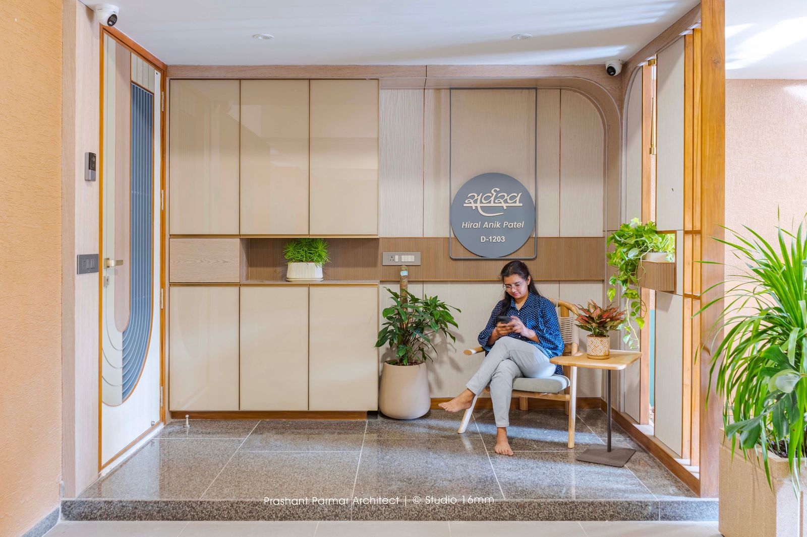 Photo 4 of 28 in A Penthouse With Infinite View by Prashant Parmar ...