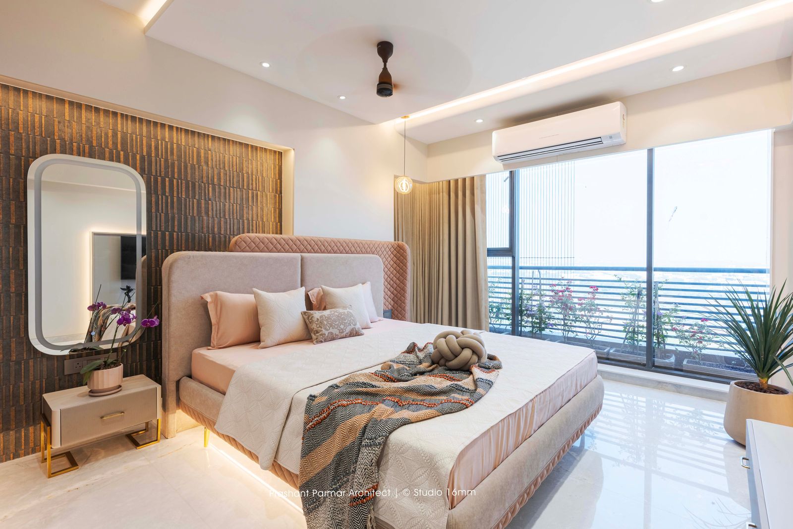 Photo 13 of 28 in A Penthouse With Infinite View by Prashant Parmar ...