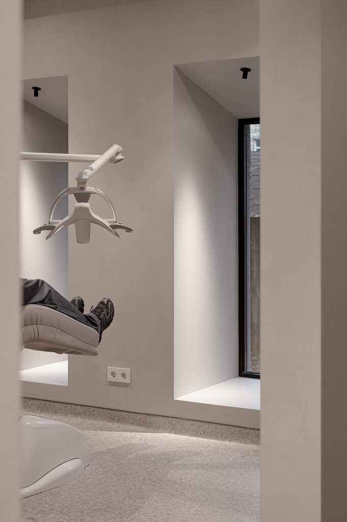 Photo 11 of 101 in TDC Clinic by Rina Lovko Design Studio - Dwell