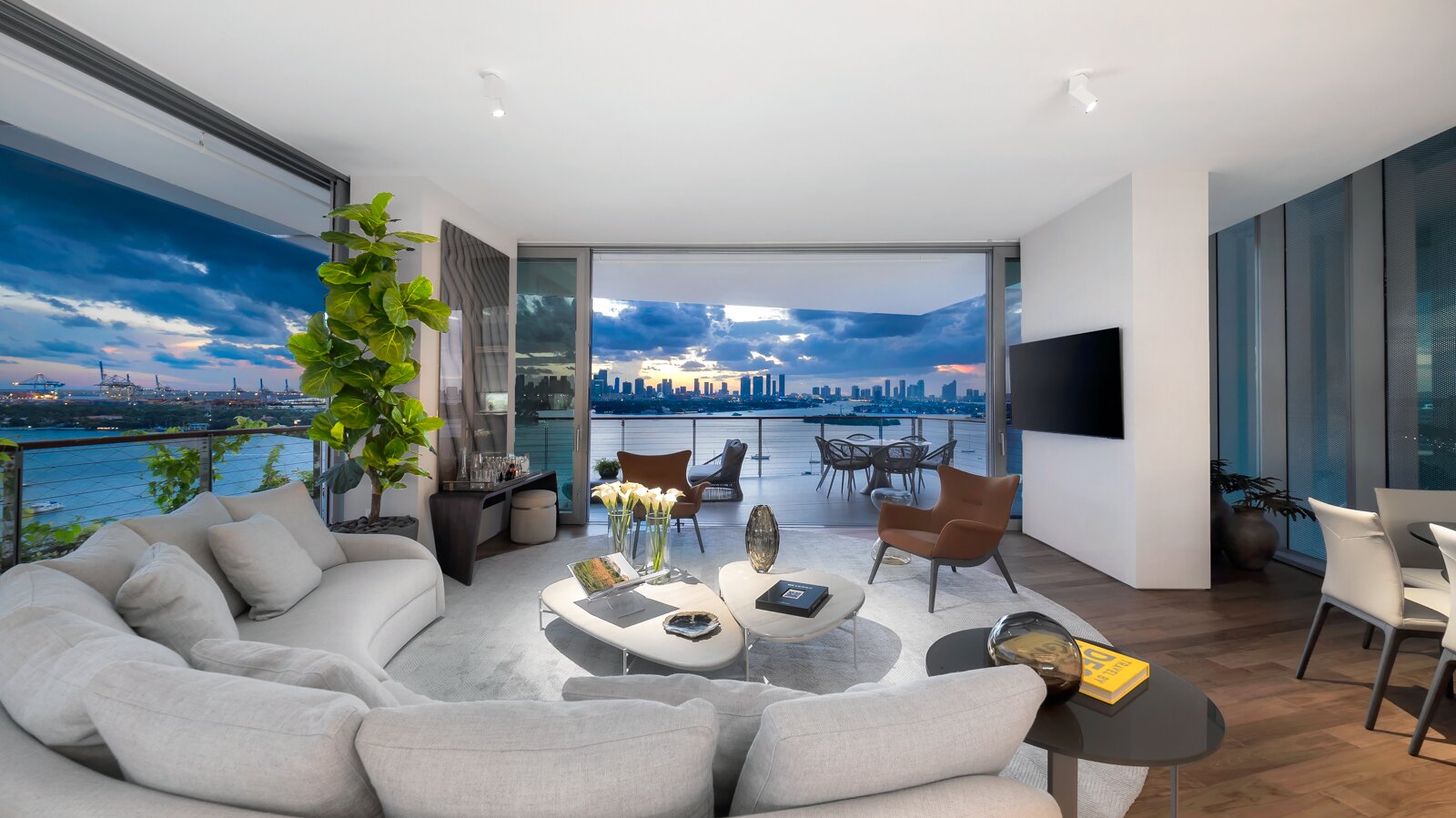 Photo 8 of 8 in Earn Starchitect Status at this Jean Nouvel-Designed ...