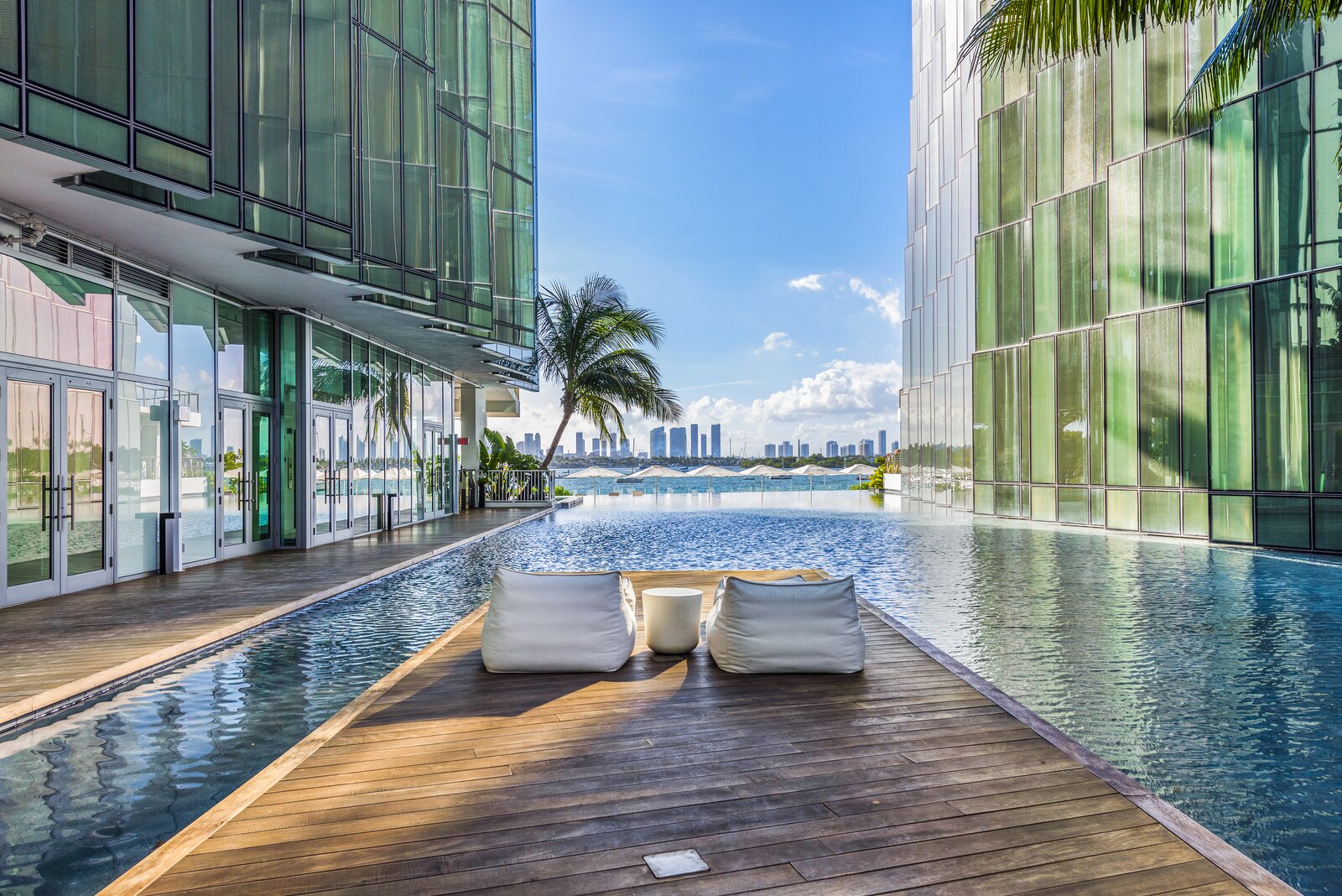 Photo 6 of 7 in Miami Dream Home with Hanging Gardens, Reflecting Pool ...