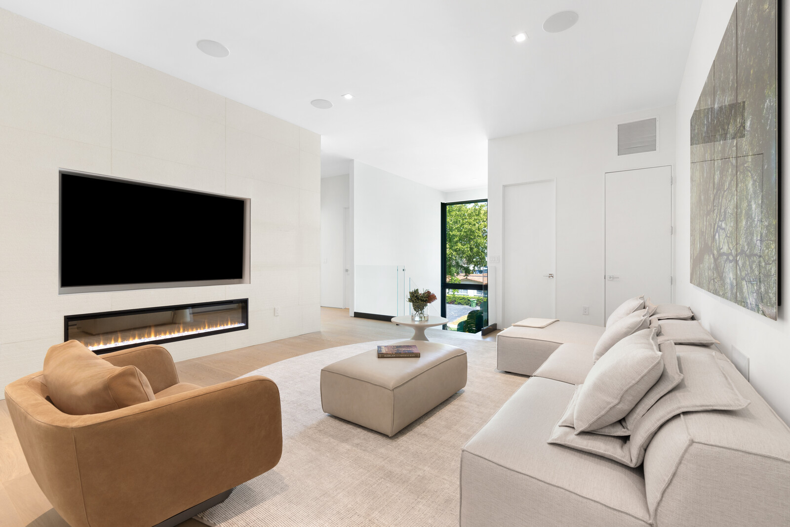 Photo 7 of 9 in Waterfront Residence by Visionary Miami Developer Gregg ...