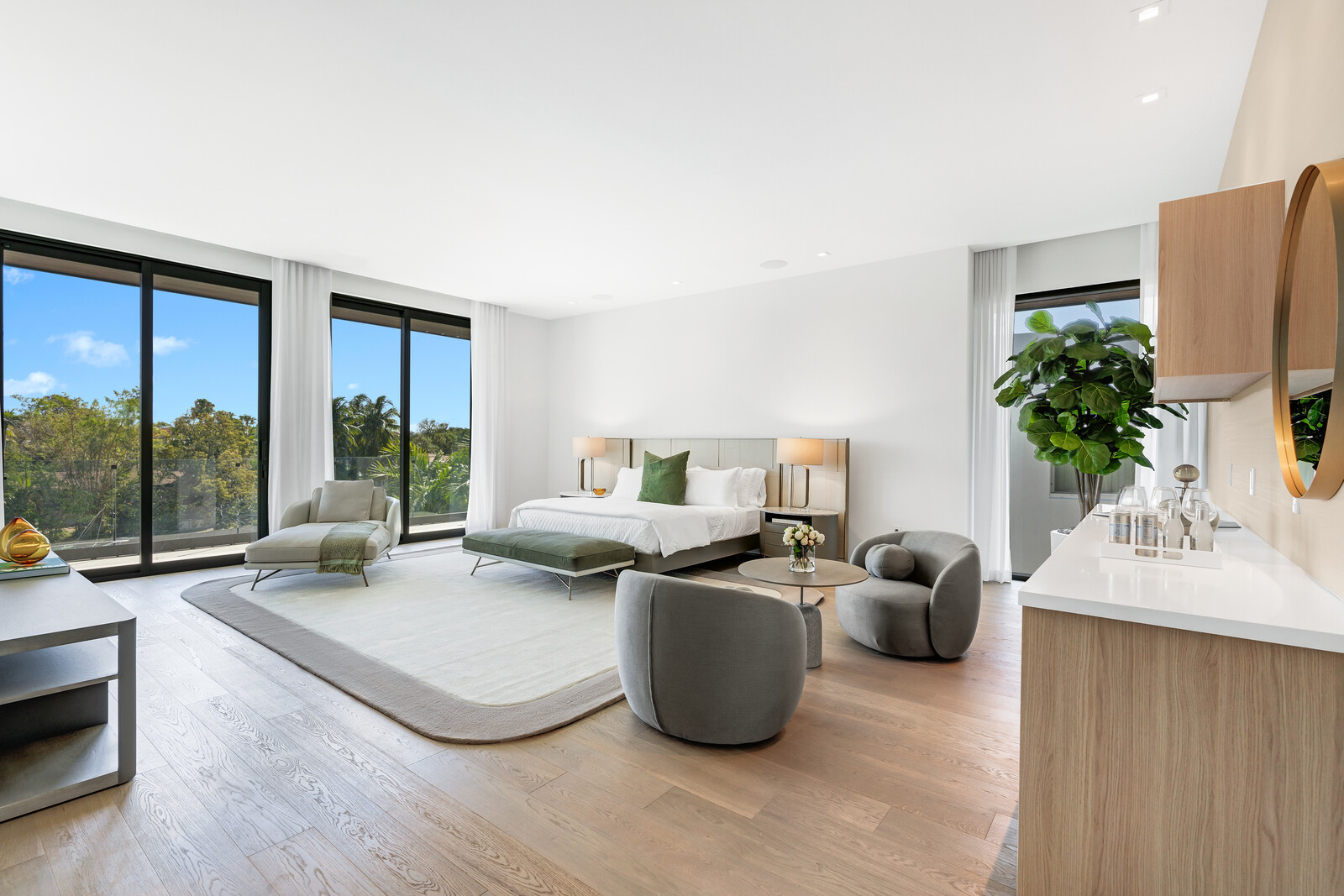 Photo 8 of 9 in Waterfront Residence by Visionary Miami Developer Gregg ...