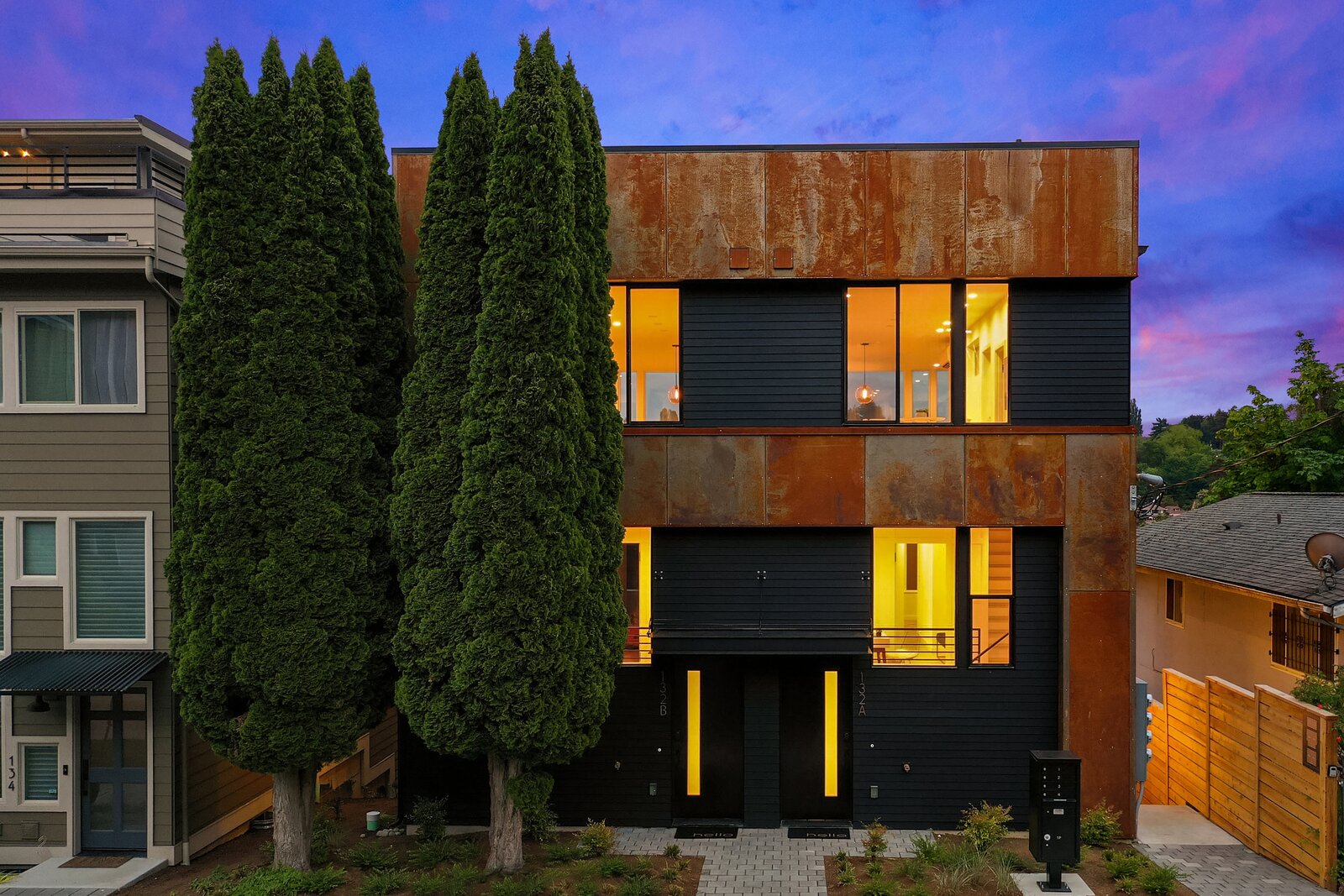 Photo 1 of 14 in Seattle Townhouse on the Cutting Edge of Urban Design ...