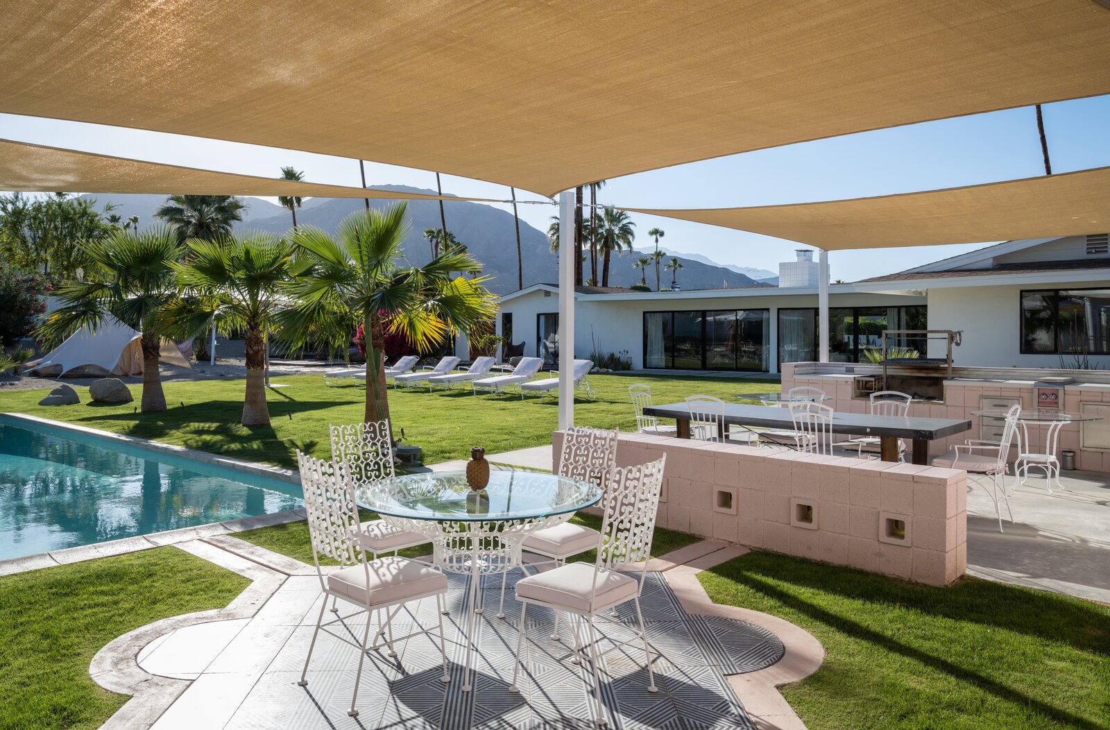 Photo 7 of 13 in Luxurious Palm Desert Compound by PS Properties - Dwell