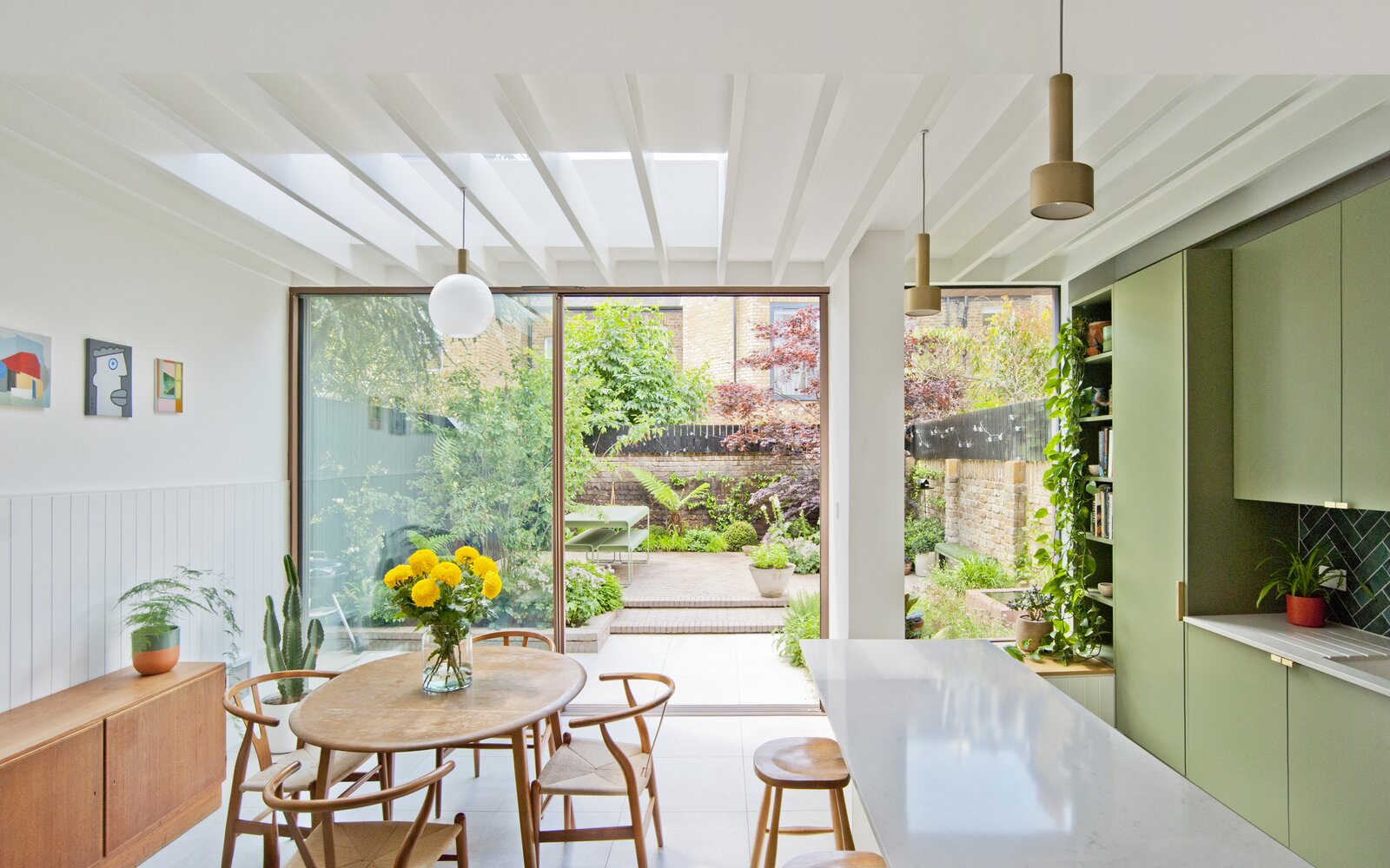 Photo 3 of 9 in A London Terrace House Gets a Bright Extension That ...