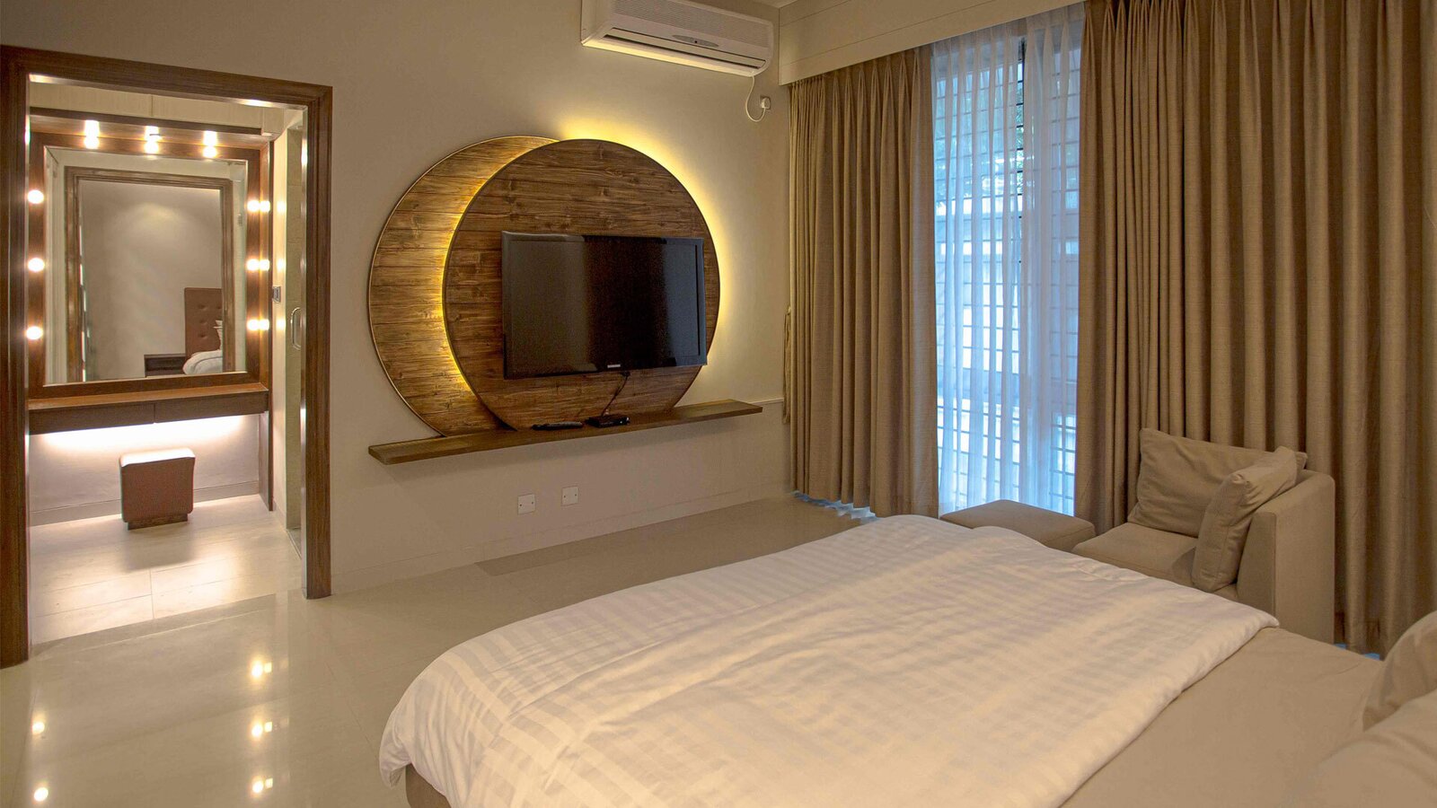 Photo 14 of 18 in Contemporary Residence Interior Design in Gulshan by ...