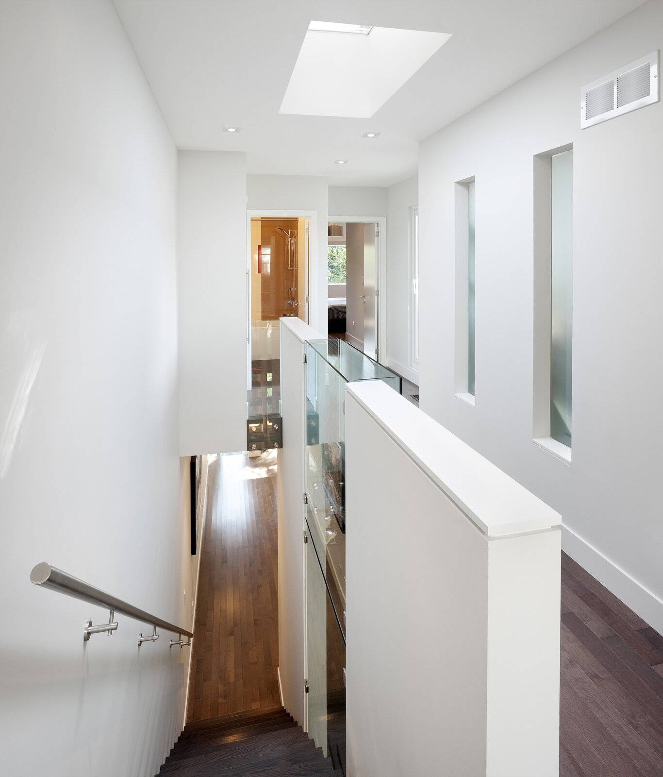 Photo 11 of 12 in The Linear House by Green Dot Architects - Dwell