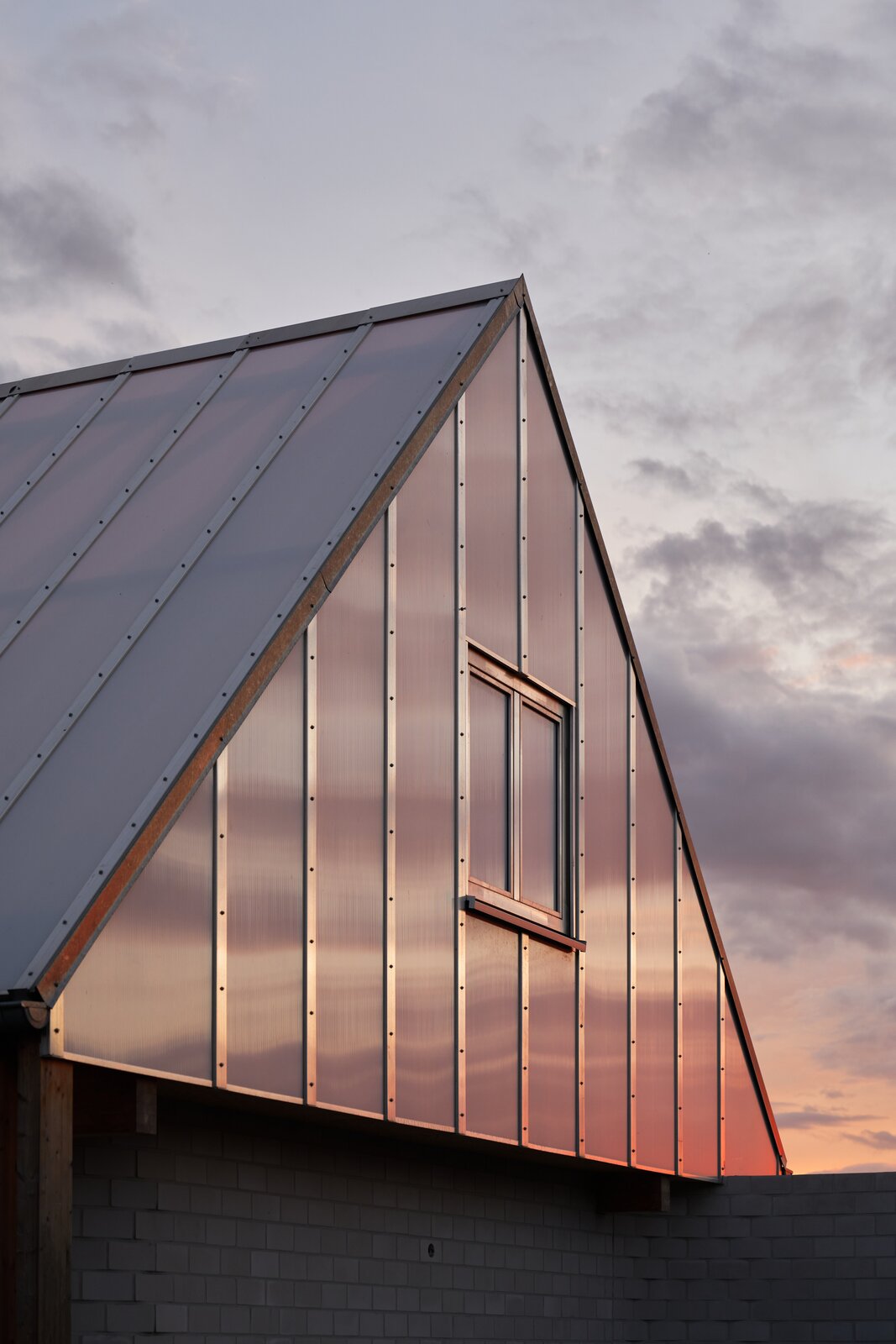 Photo 22 of 26 in The See-Through Roof of This Brick Home Doubles as a ...