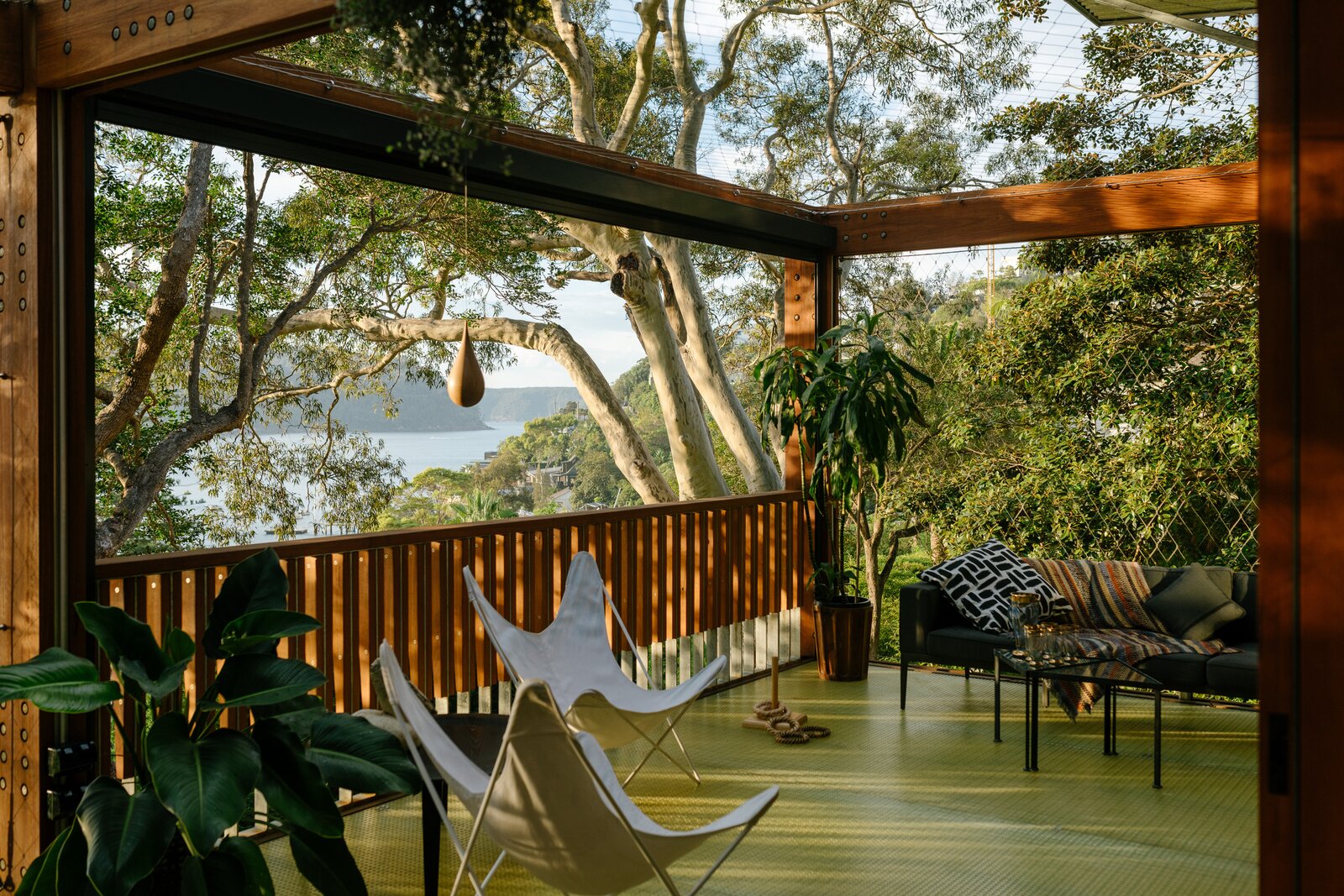 Photo 22 of 40 in This Home’s Hillside Perch Gives It the Feeling of ...