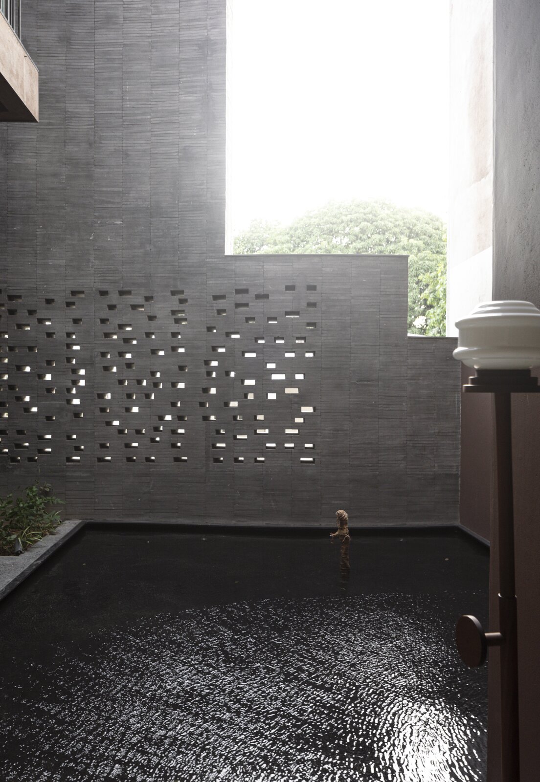 Photo 6 of 19 in A Courtyard Home Designed for Natural Cooling Beats ...