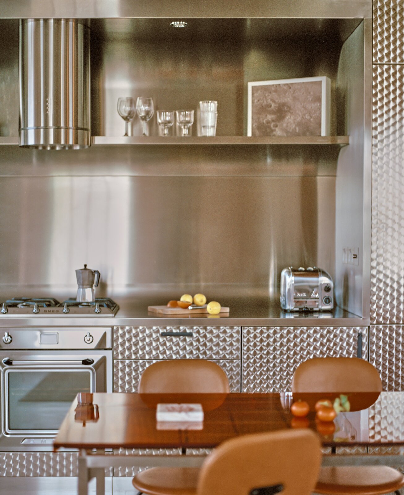 Photo 5 of 25 in This Renovated London Flat Includes a Kitchen Designed ...