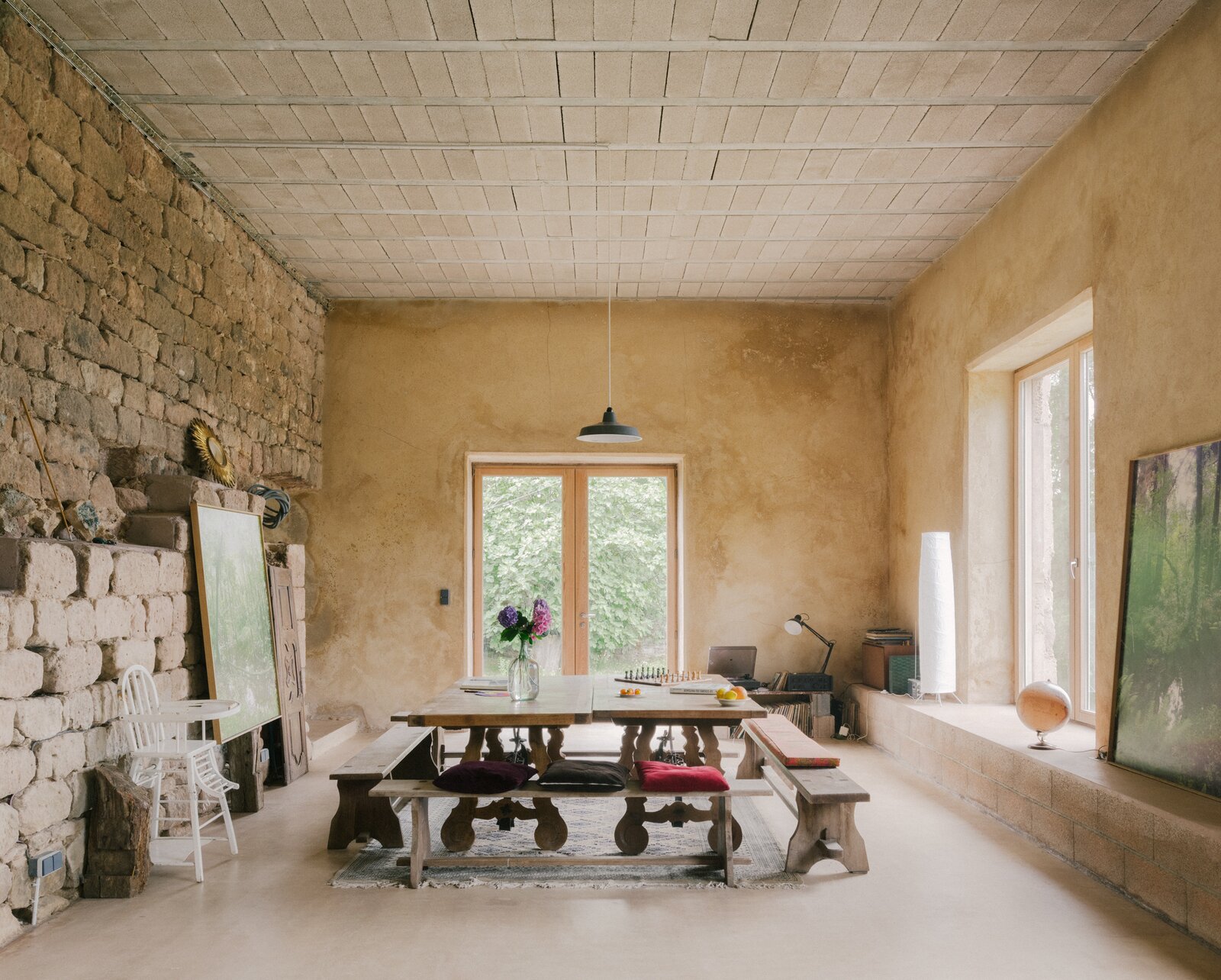 Photo 14 of 16 in The Barn Is Now the Living Space at This 16th-Century ...