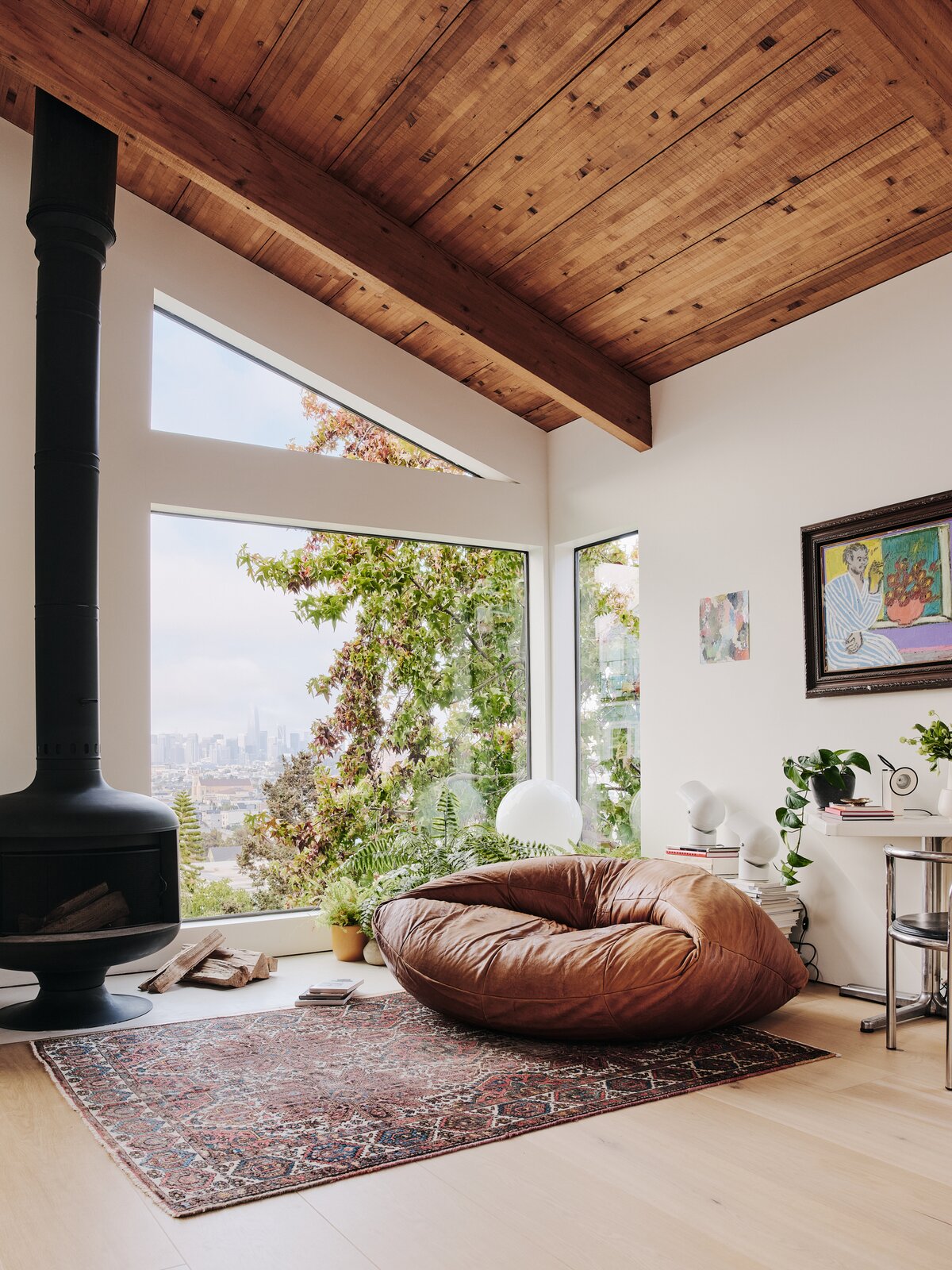 Photo 14 of 21 in Vintage Decor and a DJ Lounge Make This Renovated San ...