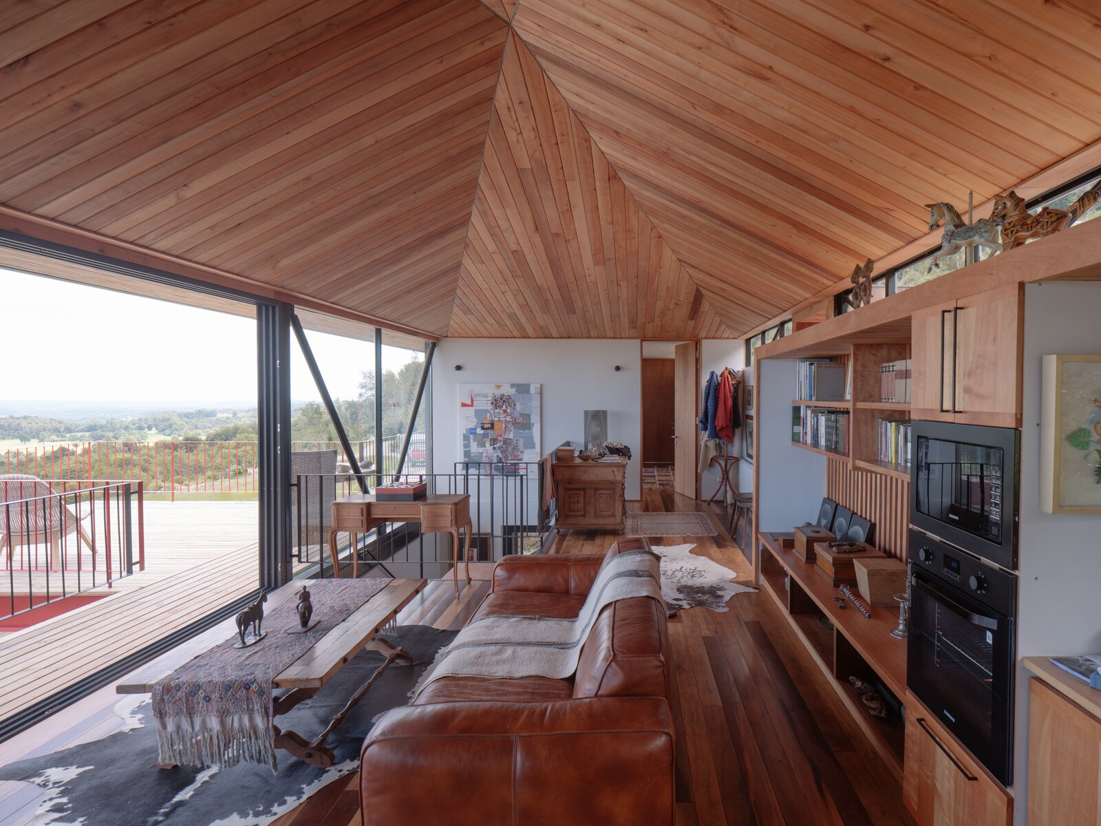 Photo 13 of 26 in There’s a View From Every Room of This Perched ...