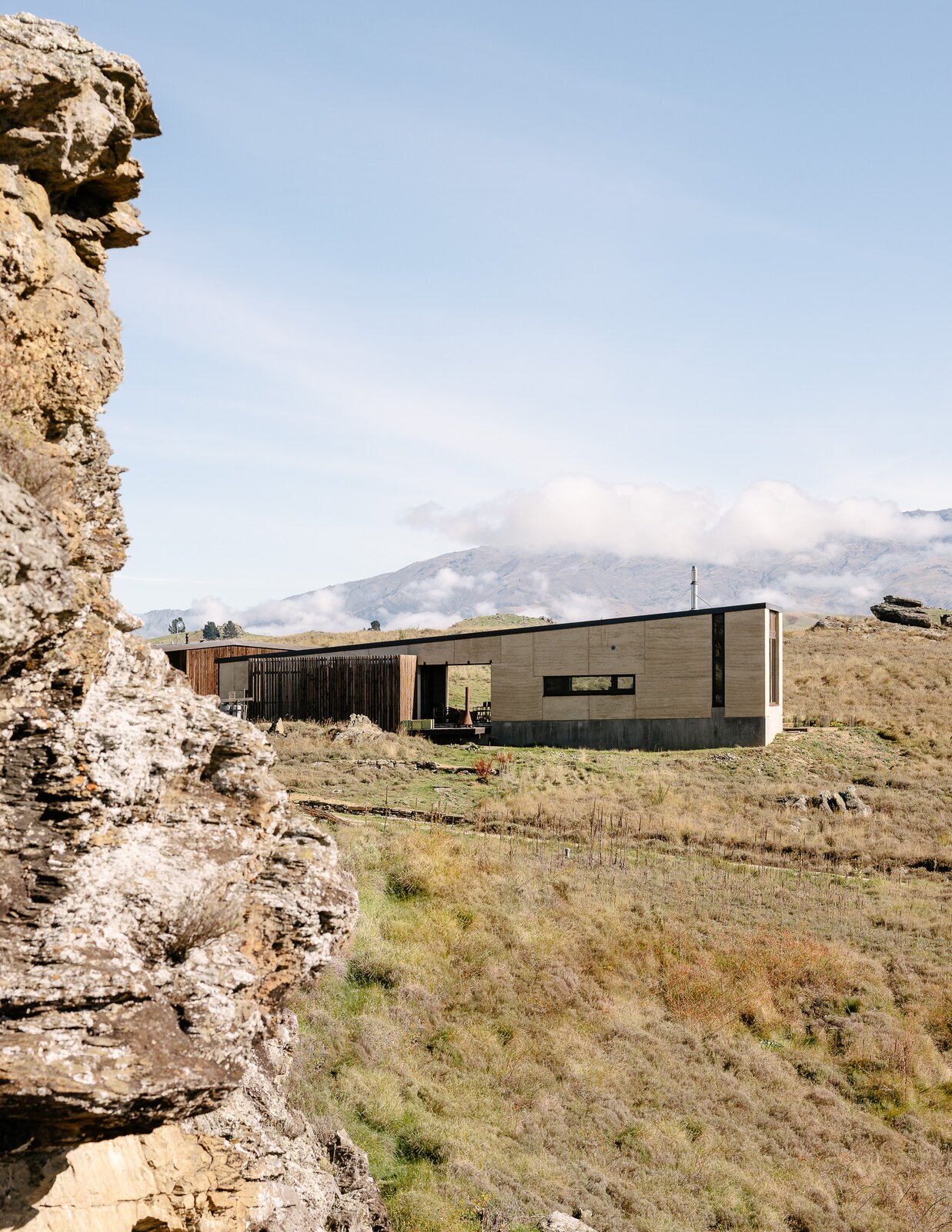 Photo 6 of 31 in This Rammed Earth Home in Remote New Zealand Has Some ...