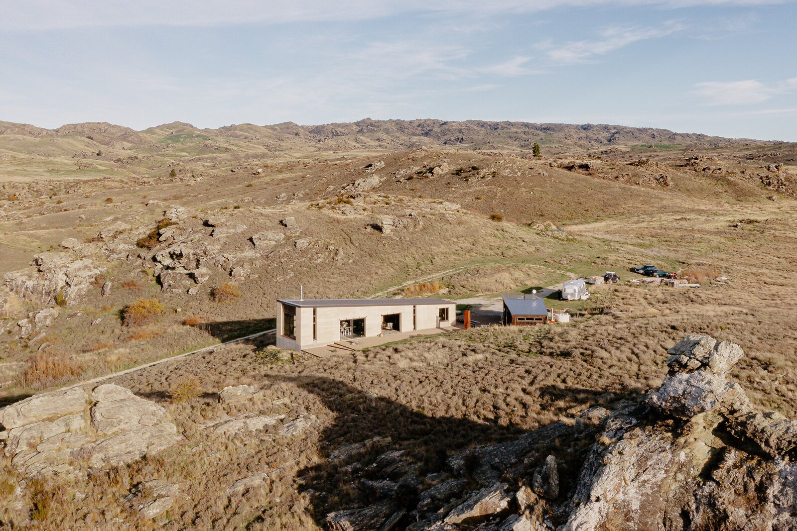 Photo 3 of 31 in This Rammed Earth Home in Remote New Zealand Has Some ...