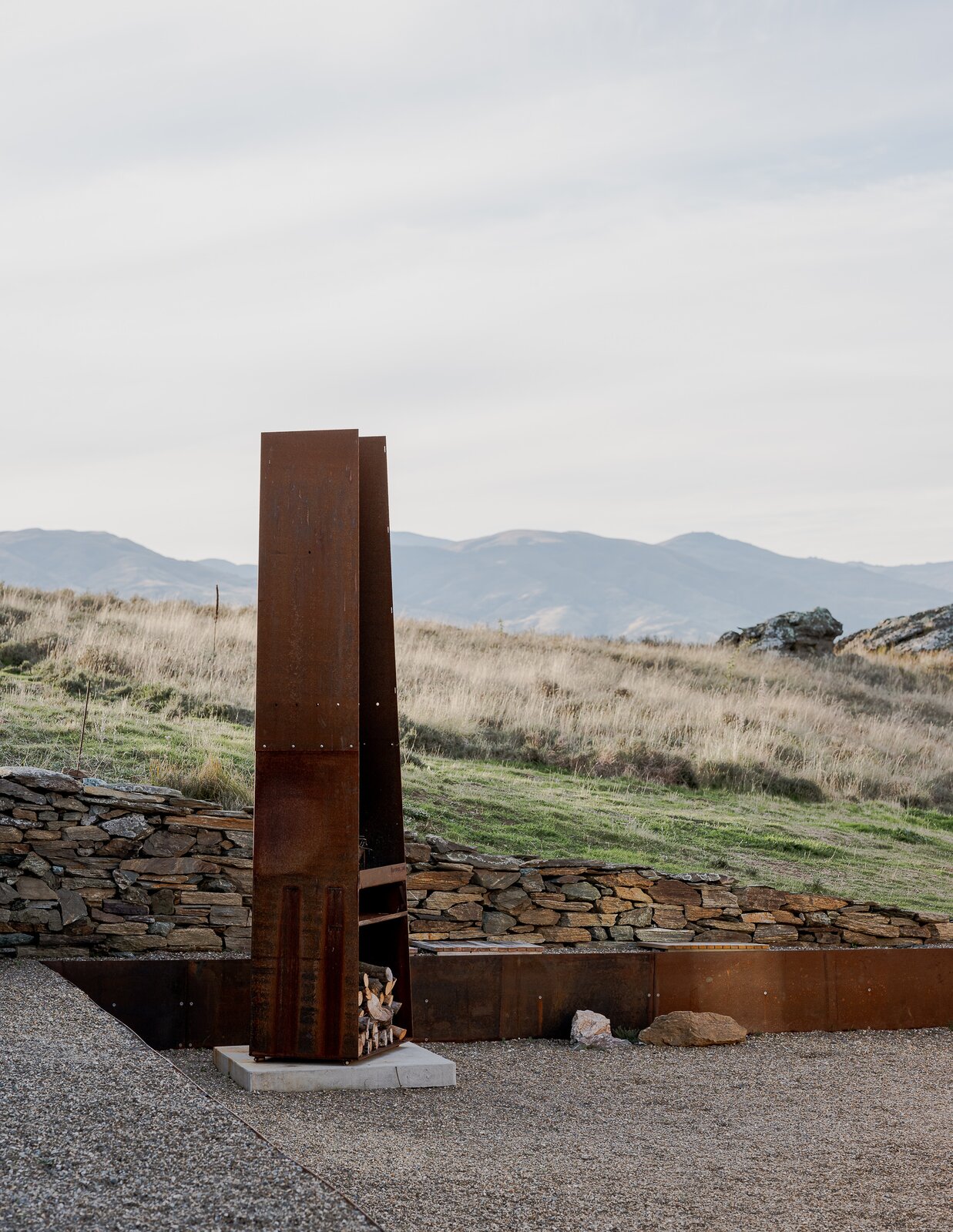 Photo 9 of 31 in This Rammed Earth Home in Remote New Zealand Has Some ...