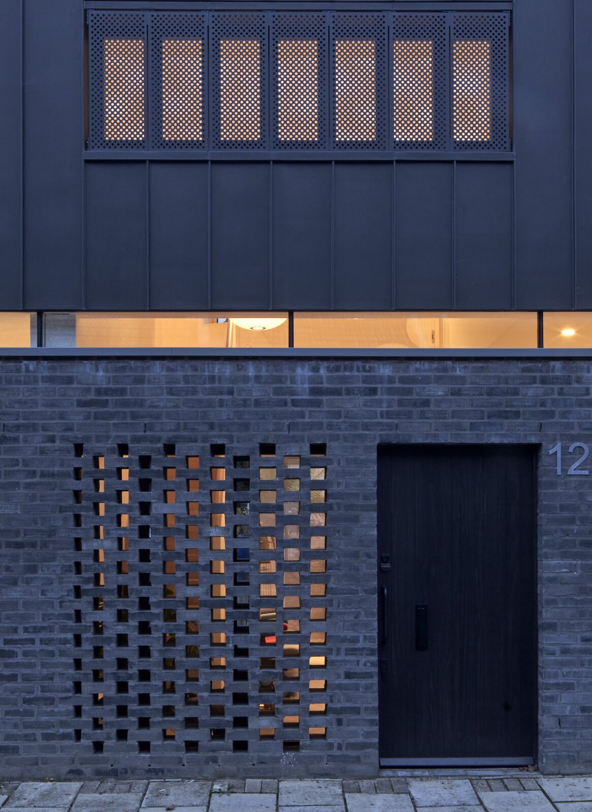 Photo 7 of 22 in An Angular Brick and Steel Home in London Stands Out ...